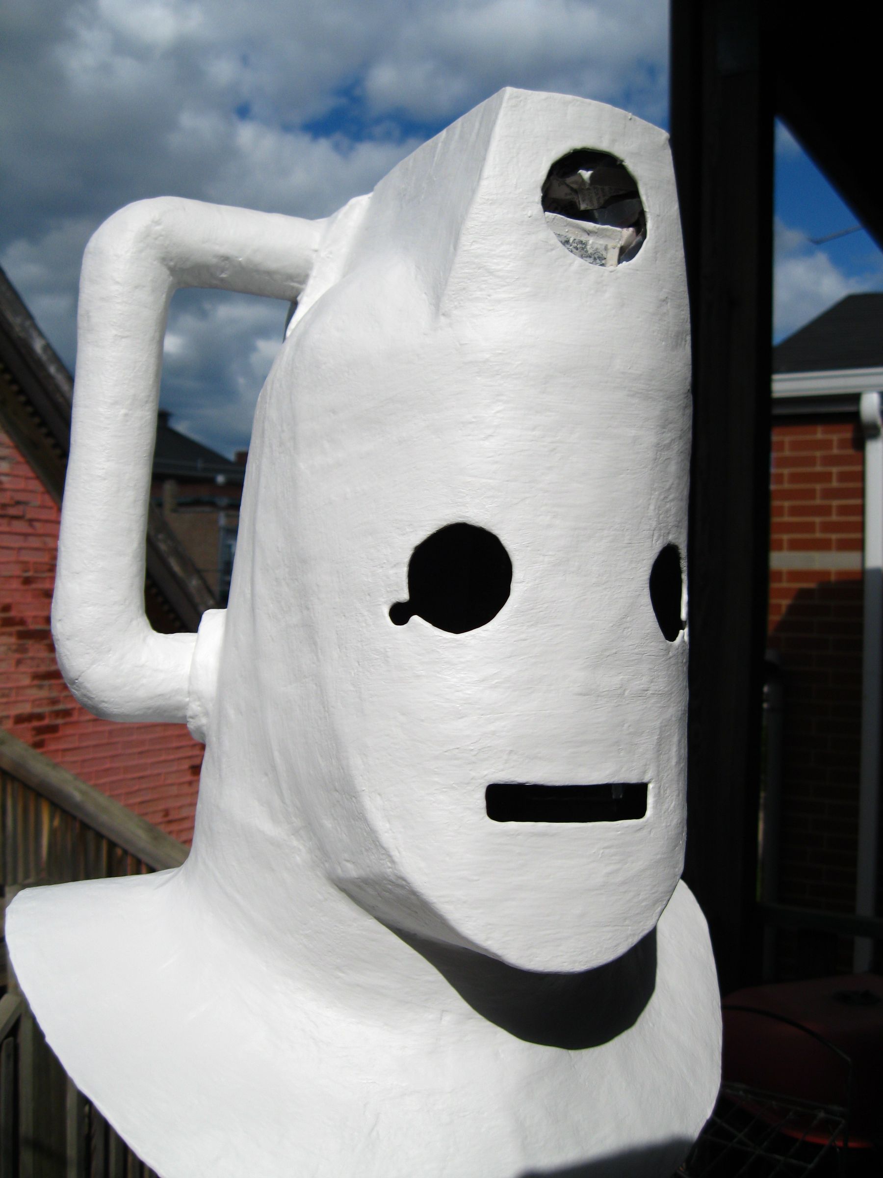 DOCTOR WHO CYBERMAN COSTUME : 5 Steps (with Pictures) - Instructables