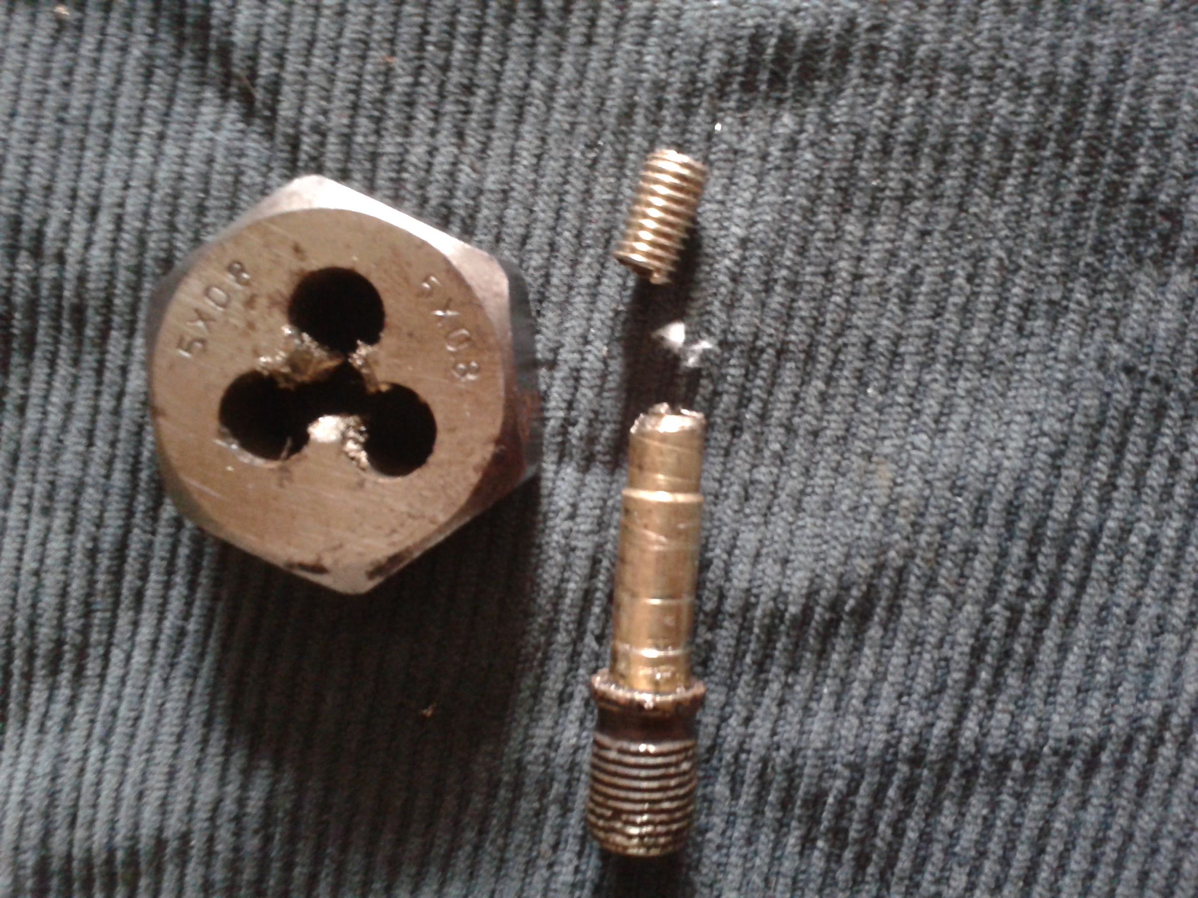 Modifying a Schrader Tyre Valve : 9 Steps - Instructables