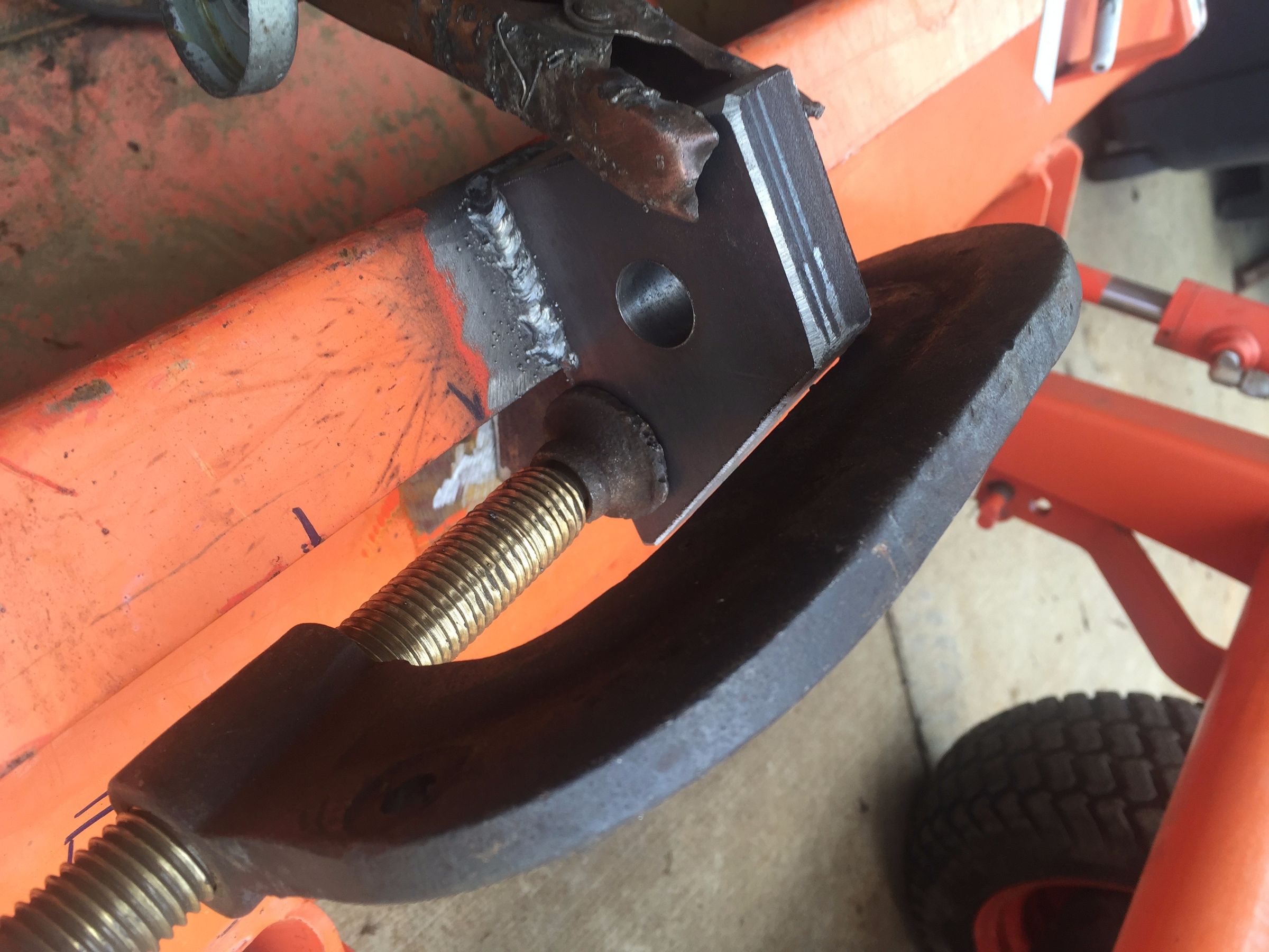 Tractor Bucket Attachment Point (Let's Lift Heavy Stuff!) : 8 Steps ...