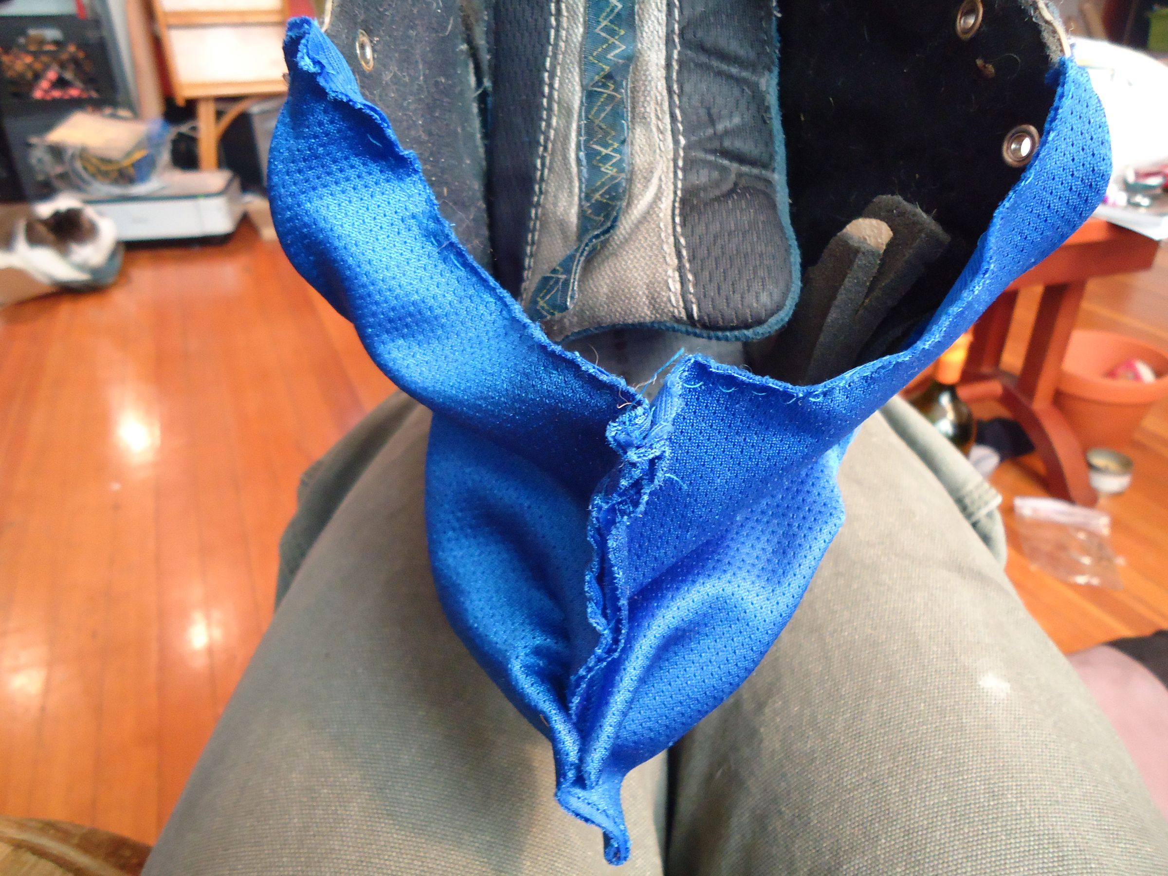 Tennis Shoe Repair: Torn Heel Linings : 8 Steps - Instructables
