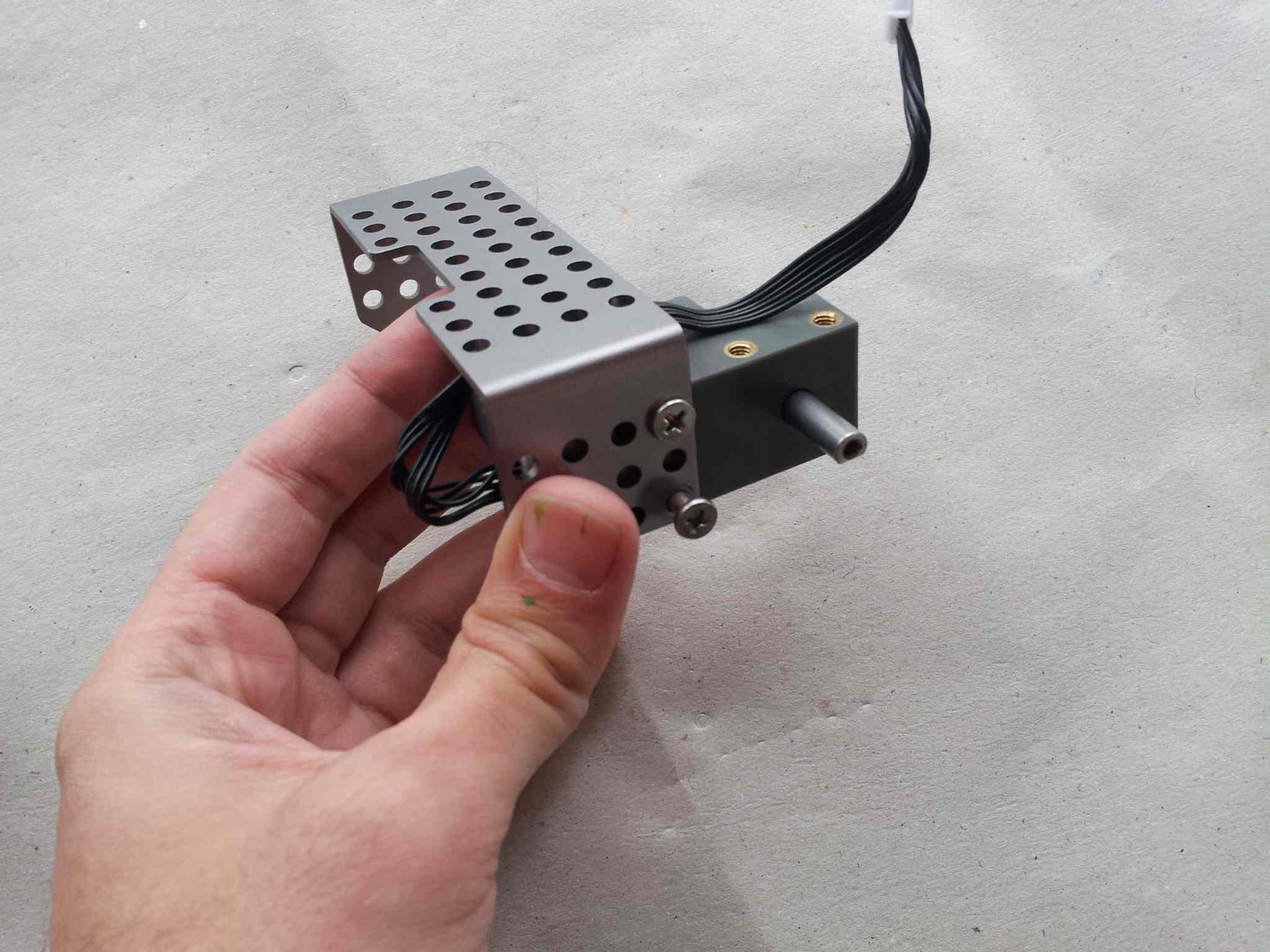 Giant Green Robot-lizard : 7 Steps (with Pictures) - Instructables