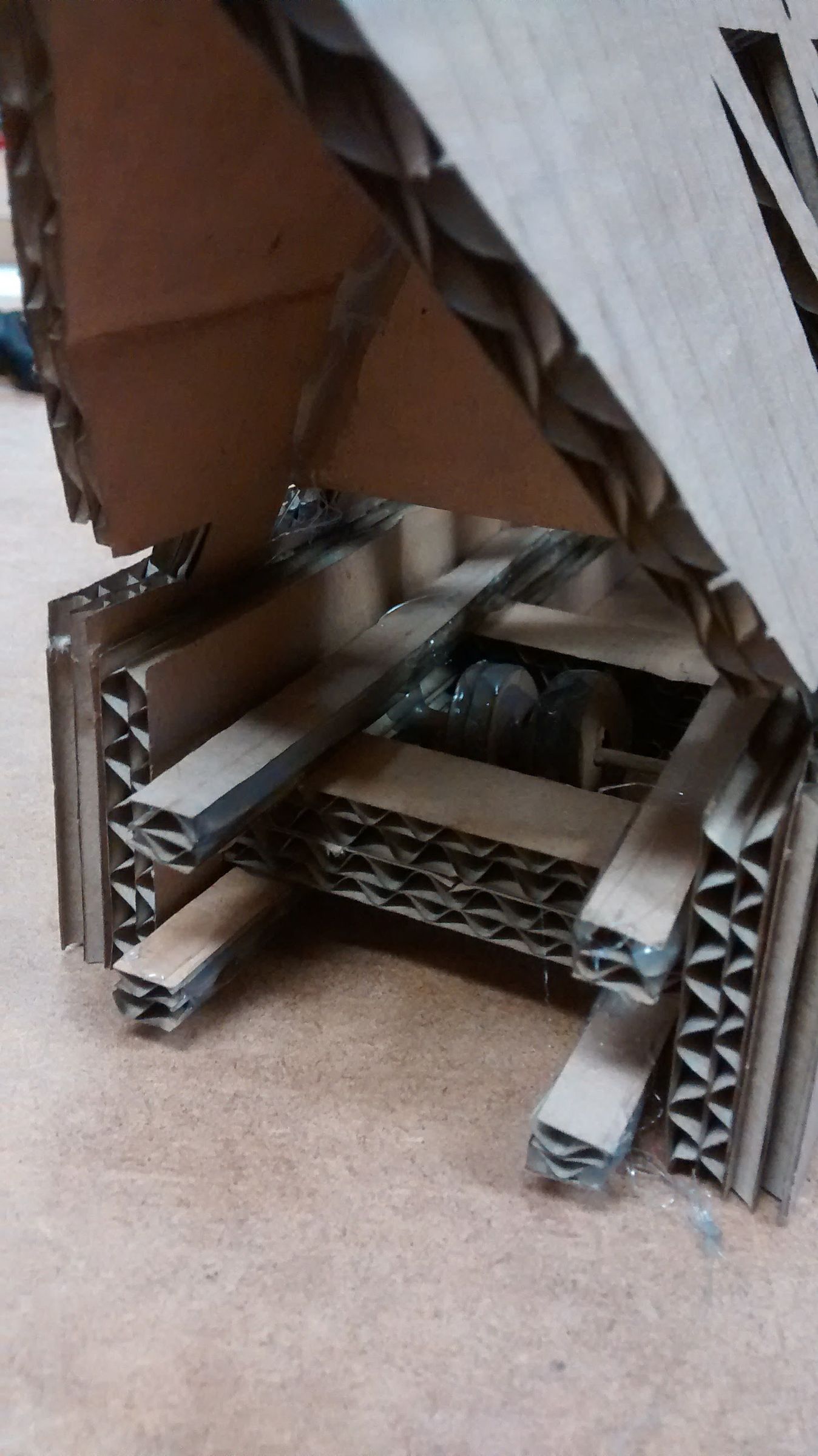 Cardboard Crane : 5 Steps (with Pictures) - Instructables