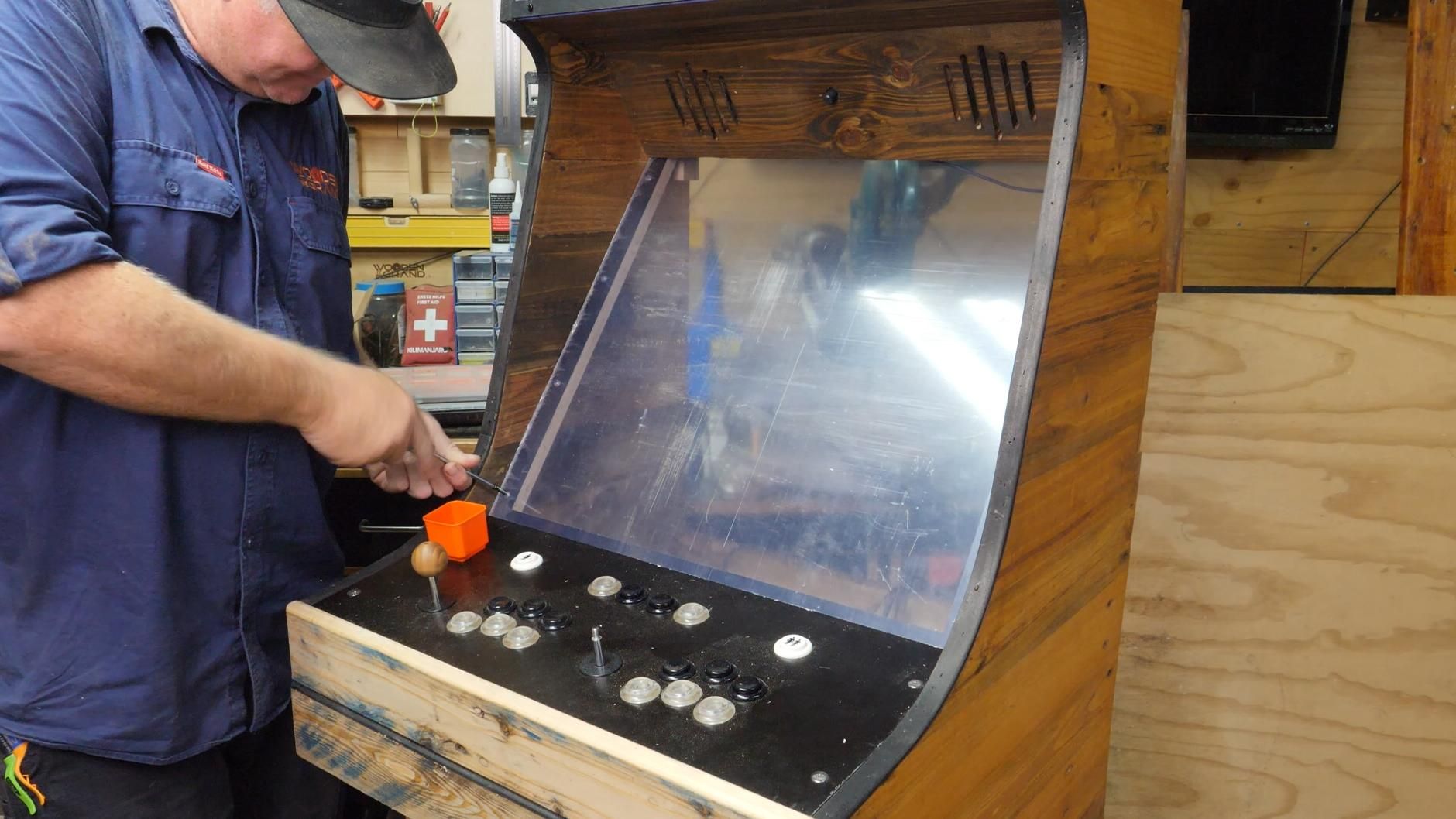 Arcade Machine for the Lounge Room - From a Pile of Old Pallets : 16 ...
