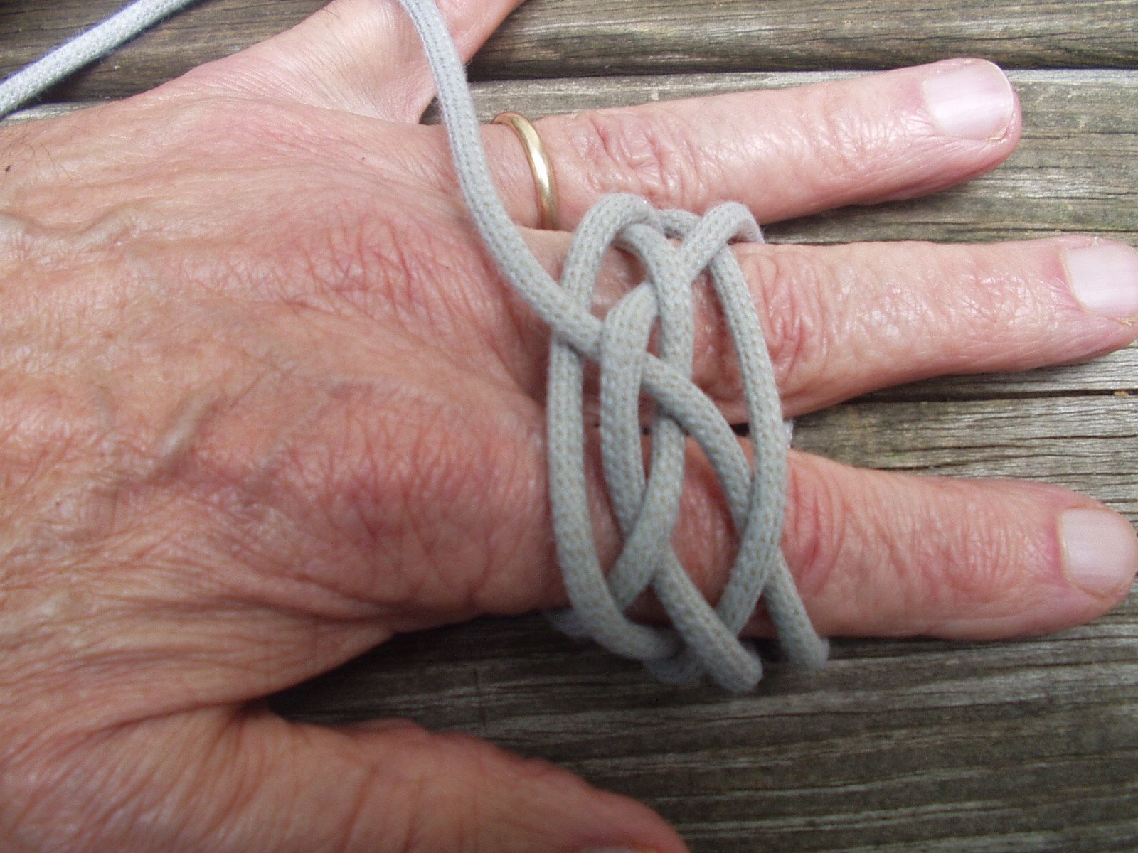 18 Face Globe Knot : 7 Steps (with Pictures) - Instructables
