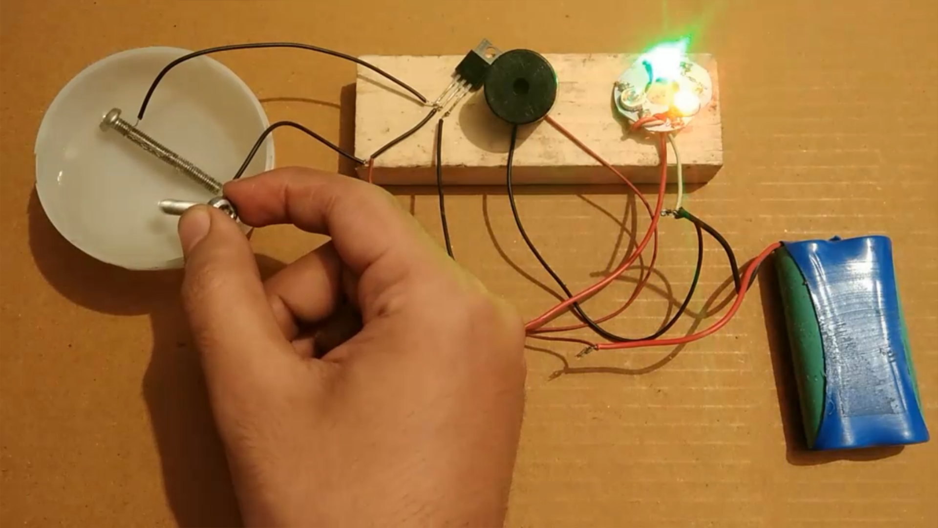 Experiment to Prove That Water and Human Body Are Good Conductors of ...