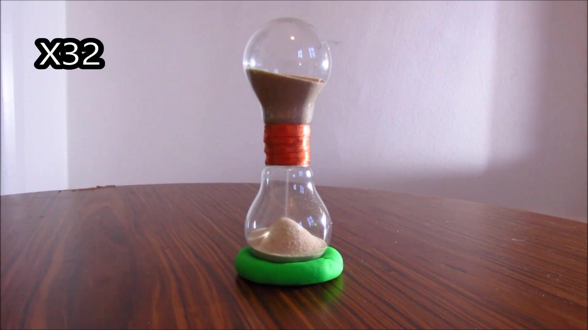 HOURGLASS DIY (out of Light Bulbs) : 4 Steps (with Pictures ...
