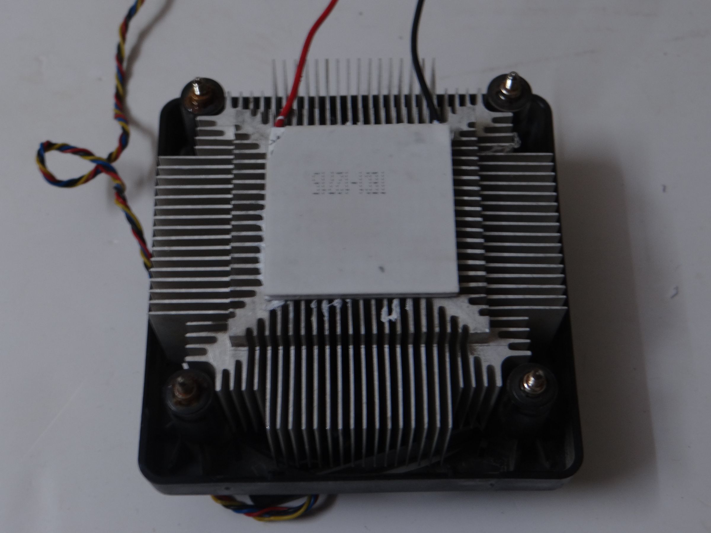 DIY Peltier Beverage Cooler Box : 9 Steps (with Pictures) - Instructables