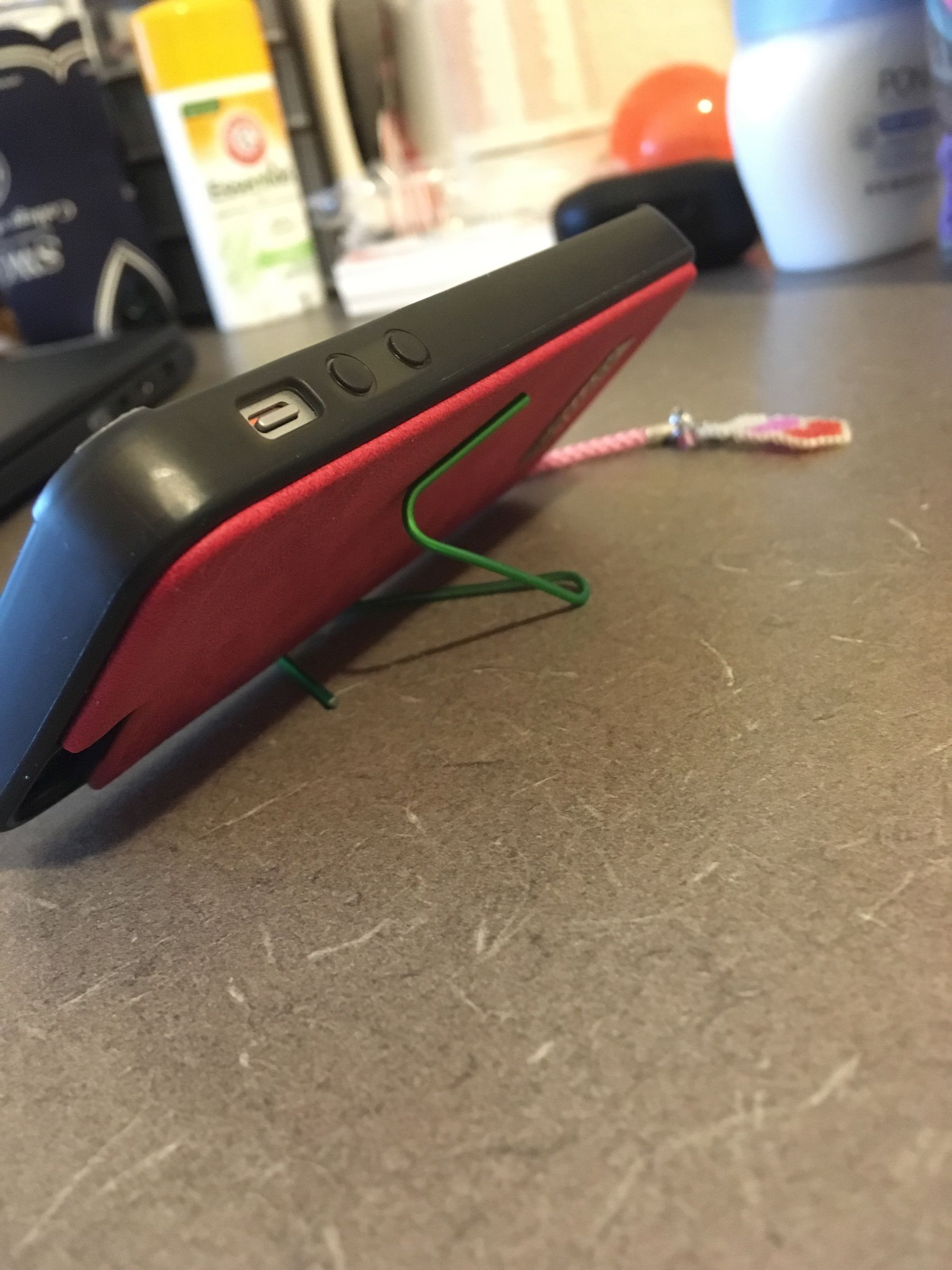 DIY Phone Stand - Paper Clip Mobile Phone Stand - 2min, $0 Project : 5 ...