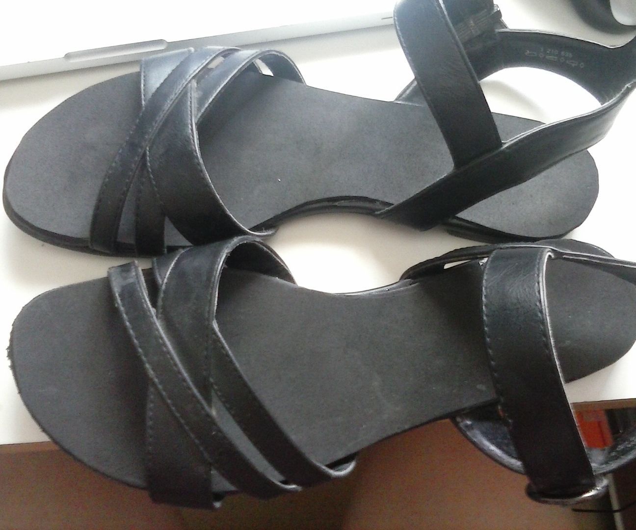 Sandals Insoles Restoration : 3 Steps (with Pictures) - Instructables