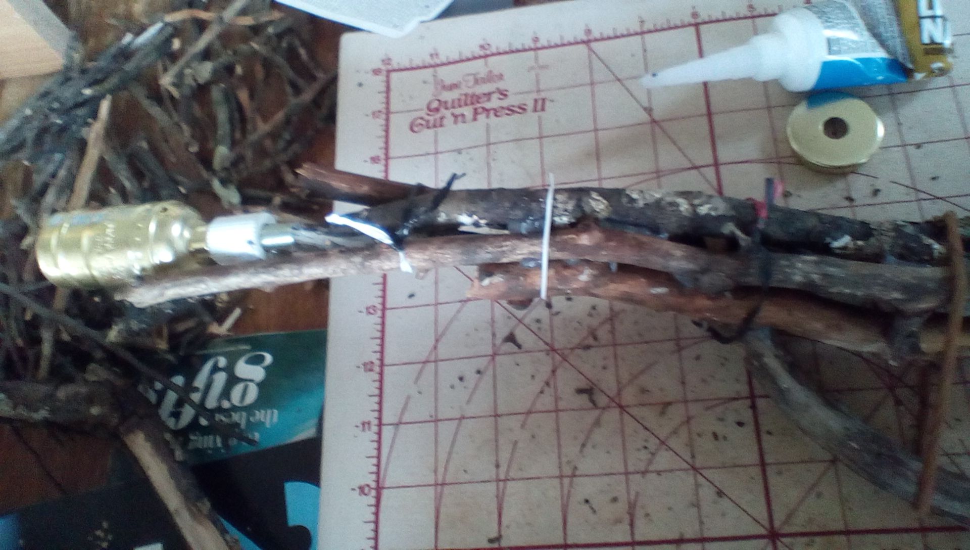 Tree Branch Lamp : 6 Steps (with Pictures) - Instructables