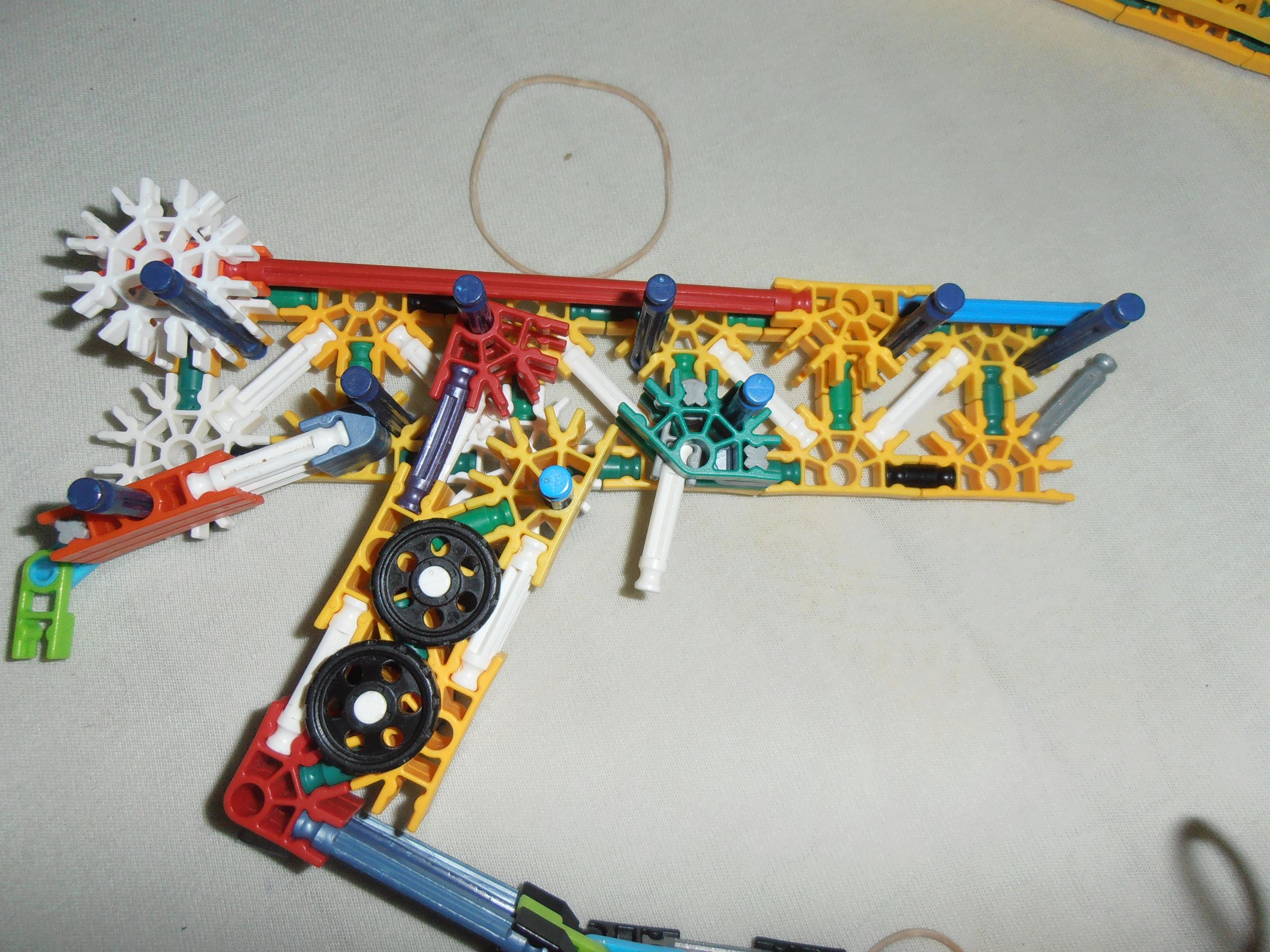 K'nex FAMAS G2 Instructions: : 5 Steps - Instructables