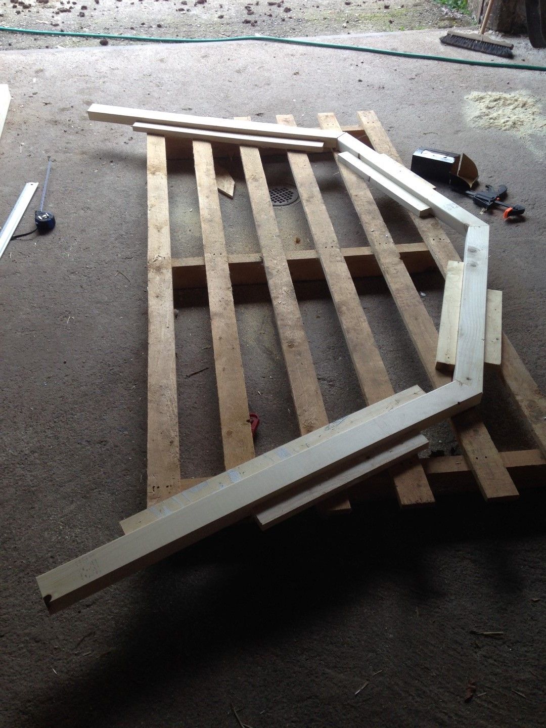 Pig Hut : 7 Steps (with Pictures) - Instructables