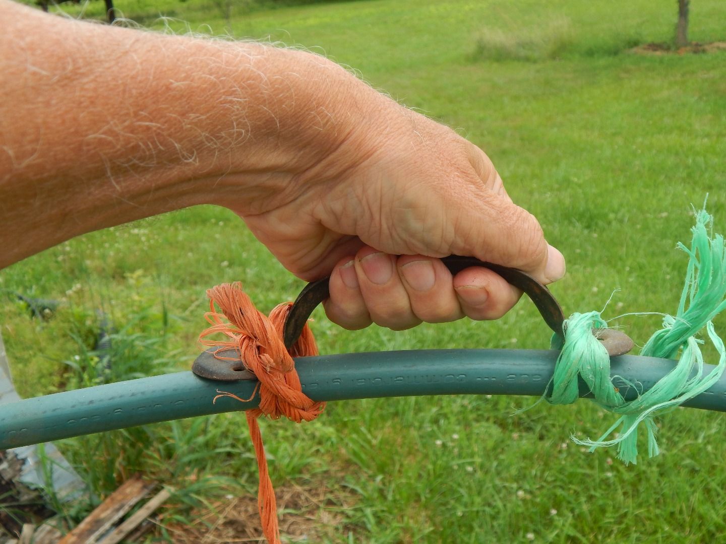 Put a Handle on Your Hose : 4 Steps - Instructables