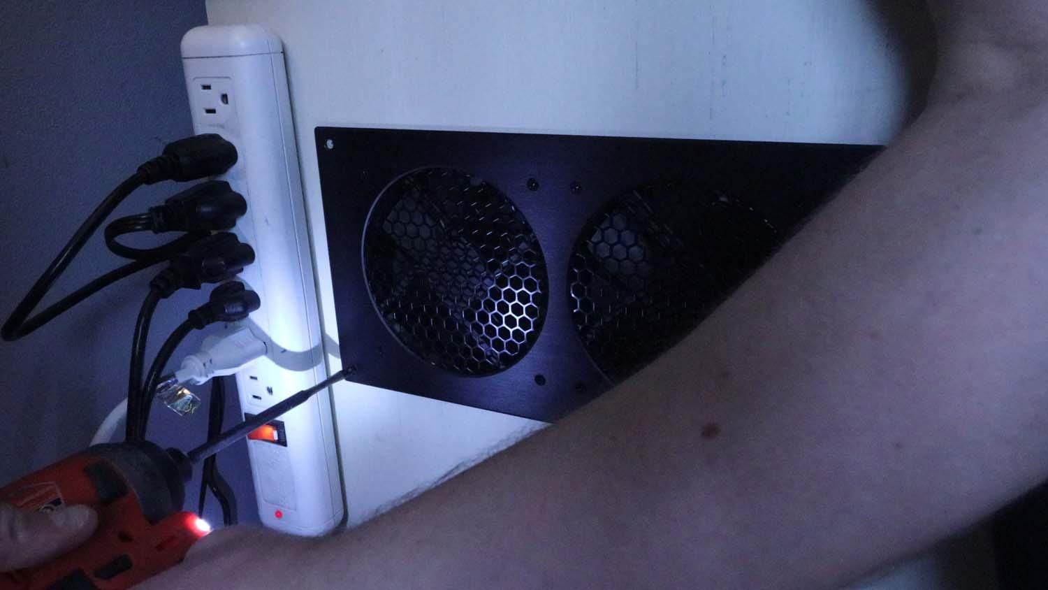 Installing a Computer Cabinet Ventilation Fan : 6 Steps (with Pictures ...