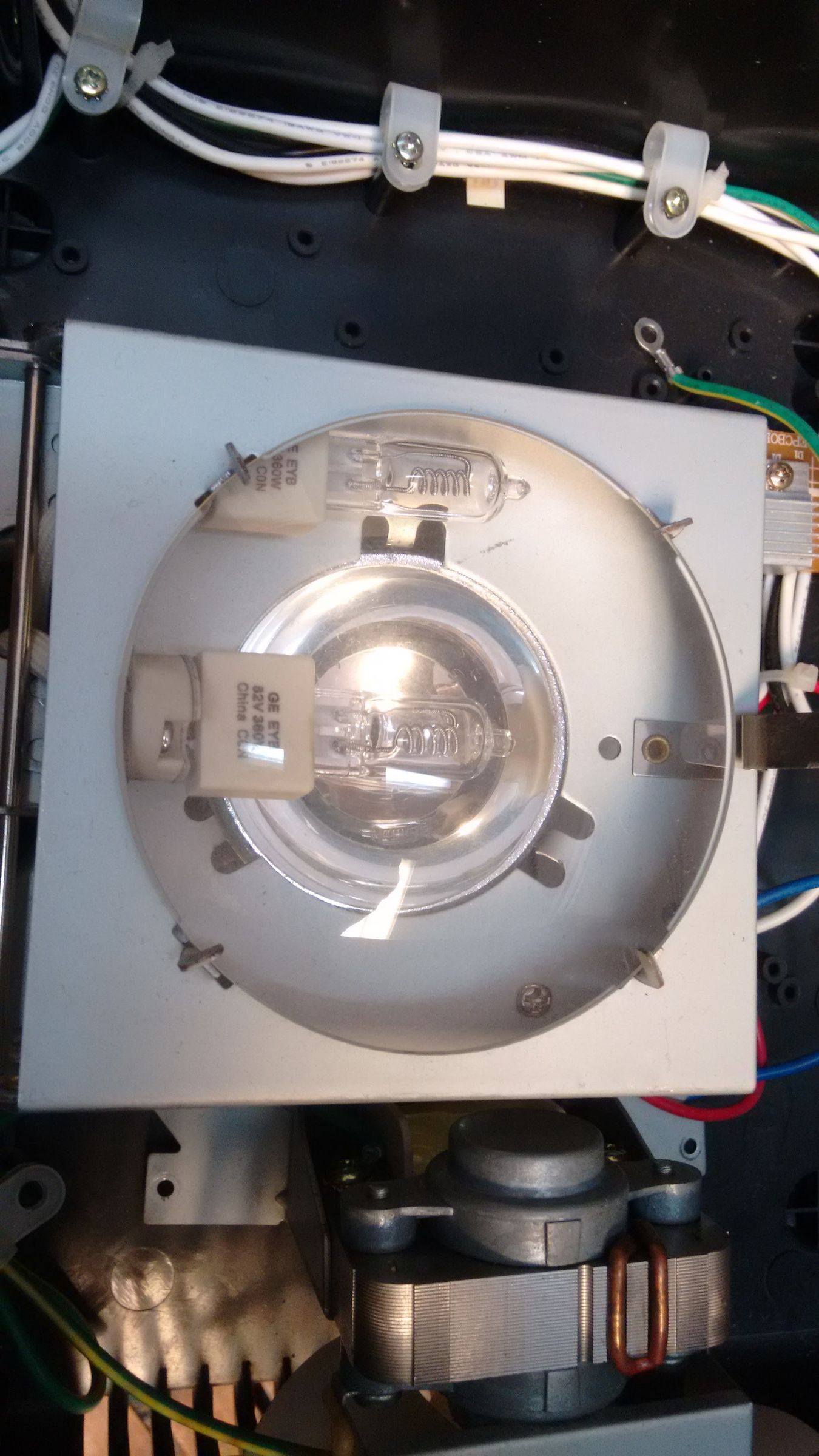 Overhead Projector Salvage : 12 Steps (with Pictures) - Instructables