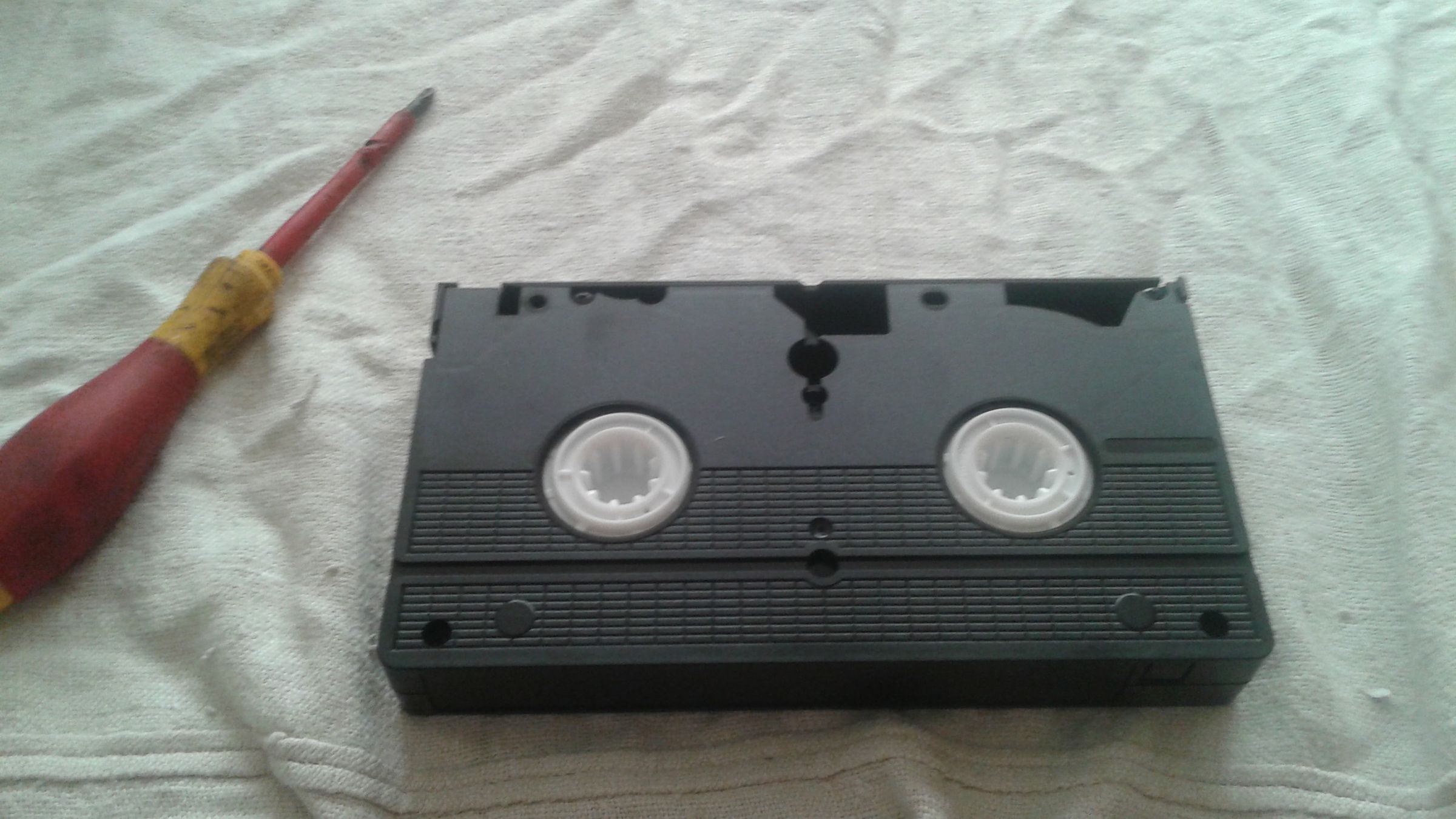 VHS DECORATION LAMP : 10 Steps (with Pictures) - Instructables