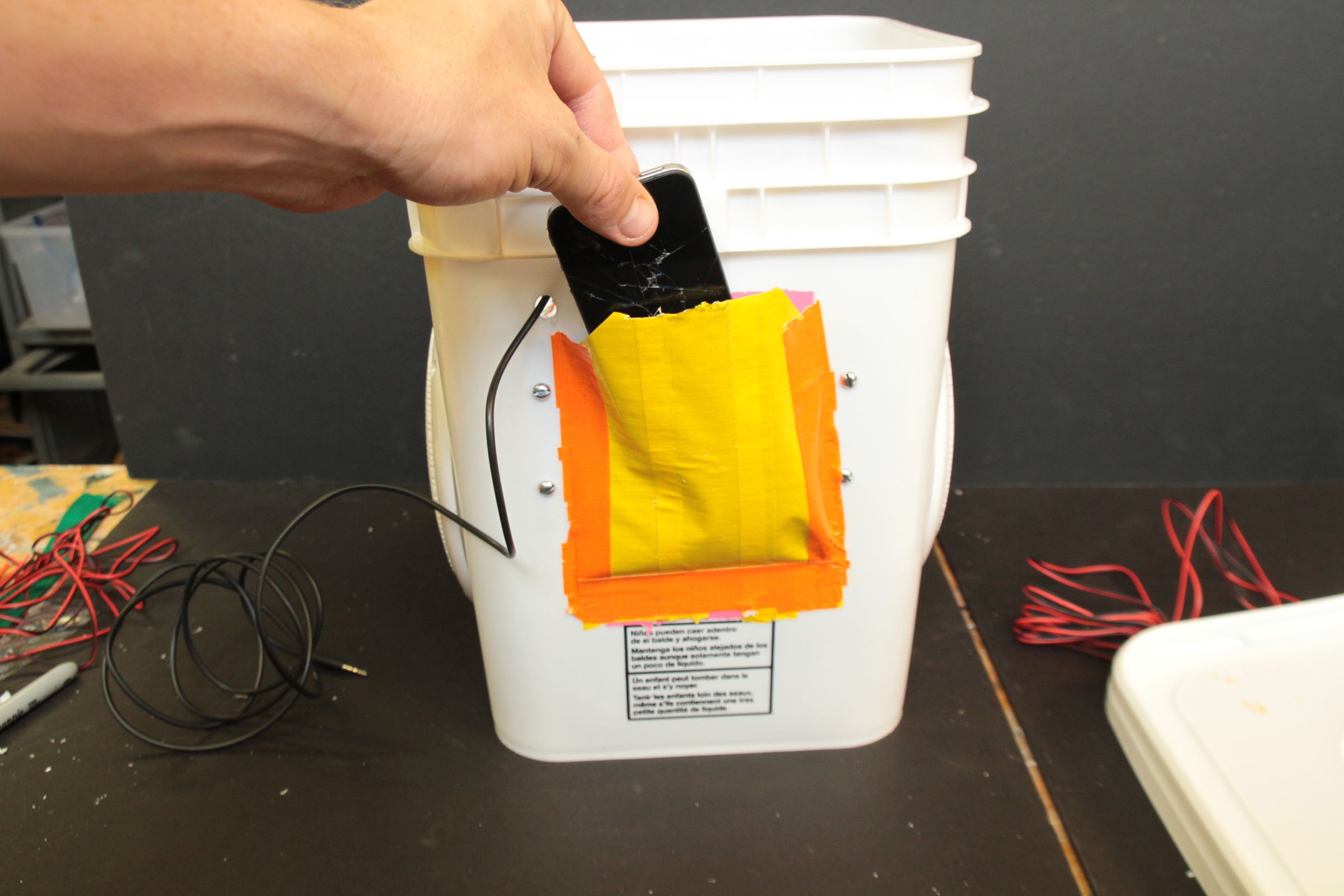 BoomBucket: the Boombox Bucket! : 9 Steps (with Pictures) - Instructables