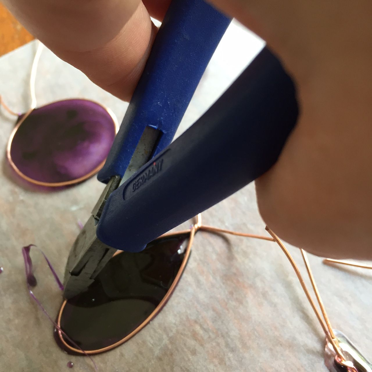 Purple Resin Wire Earrings : 12 Steps (with Pictures) - Instructables
