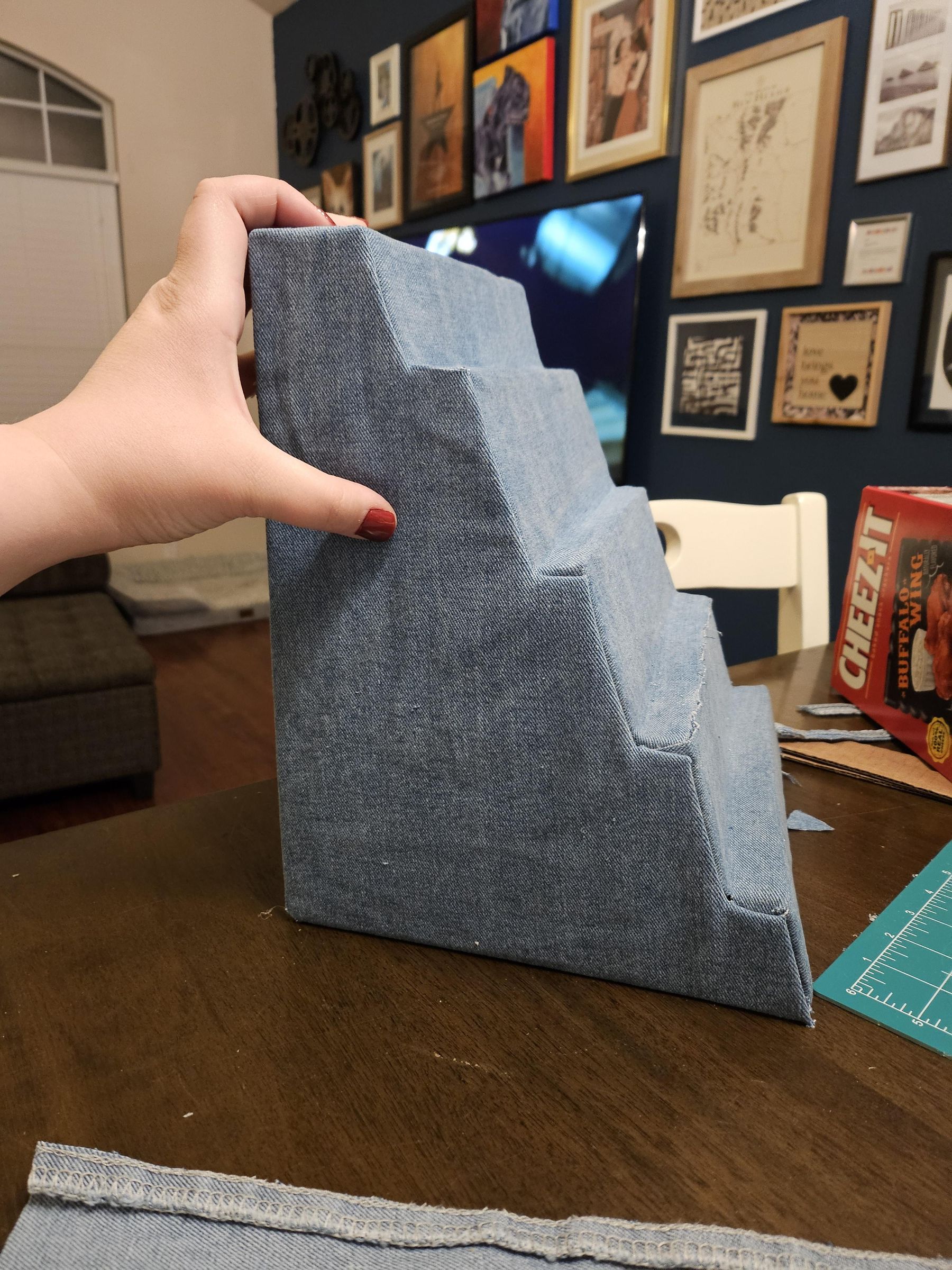 Cardboard & Denim Sticker Display : 7 Steps (with Pictures) - Instructables
