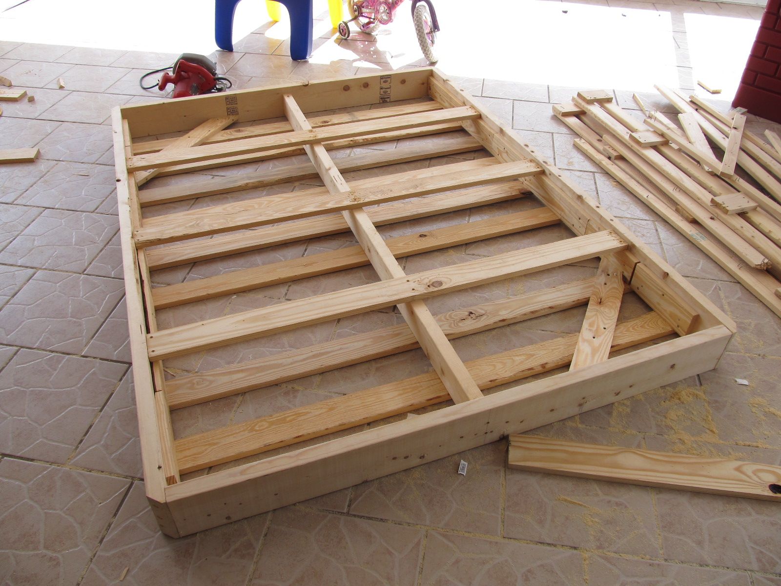 (Re)Building a Bed Foundation : 12 Steps (with Pictures) - Instructables