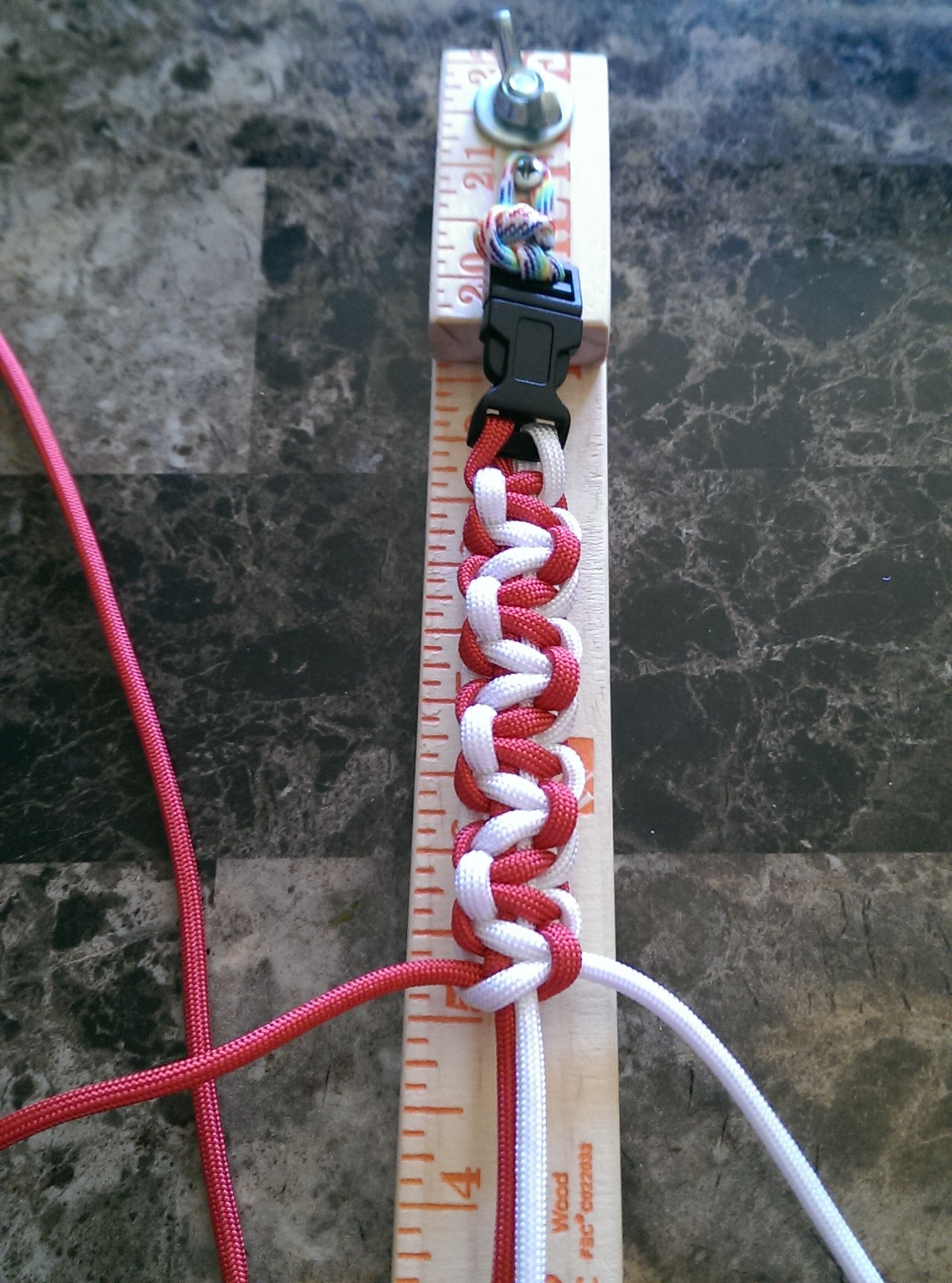 Hearts Paracord Bracelet : 6 Steps (with Pictures) - Instructables