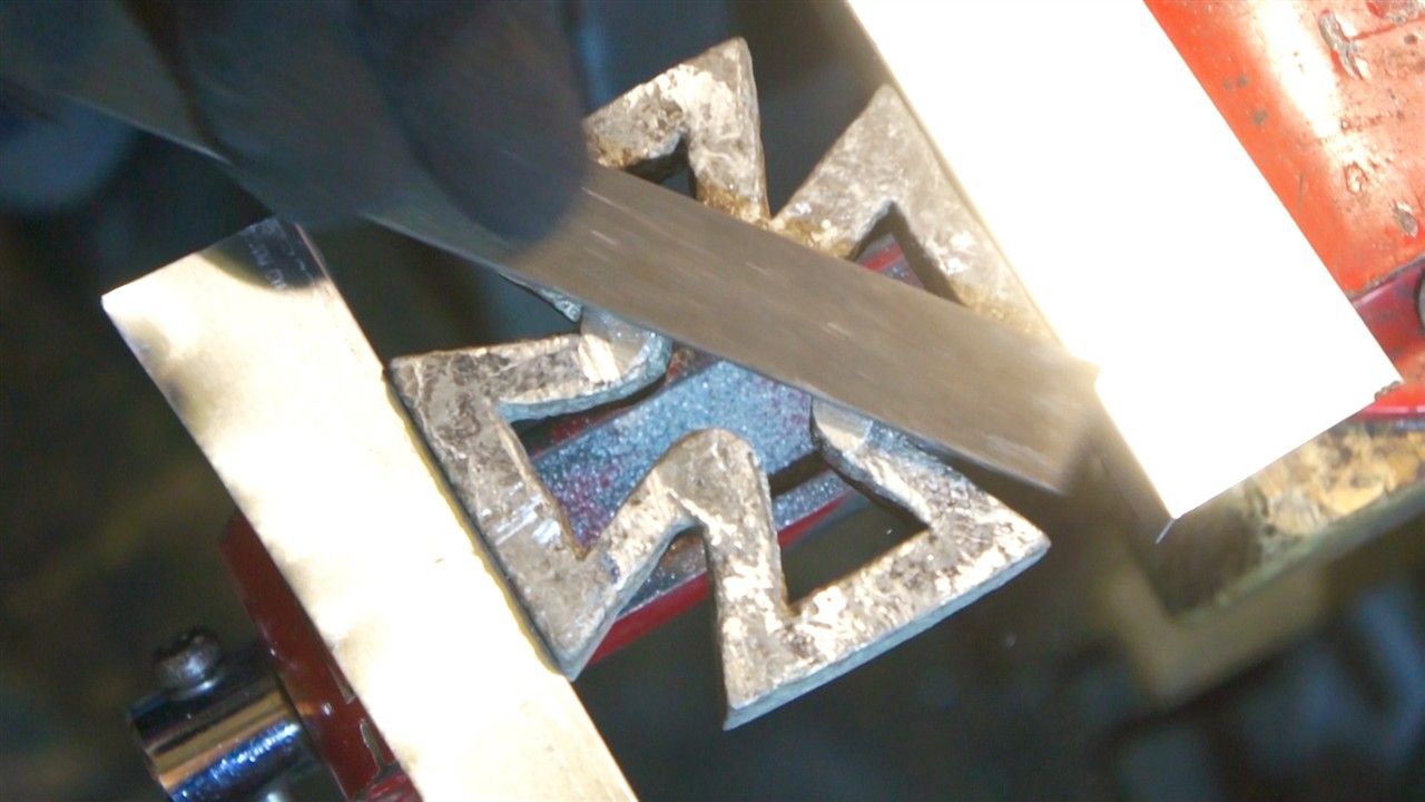 Homemade DIY Metal Foundry - How to Melt Aluminum and Create a ...