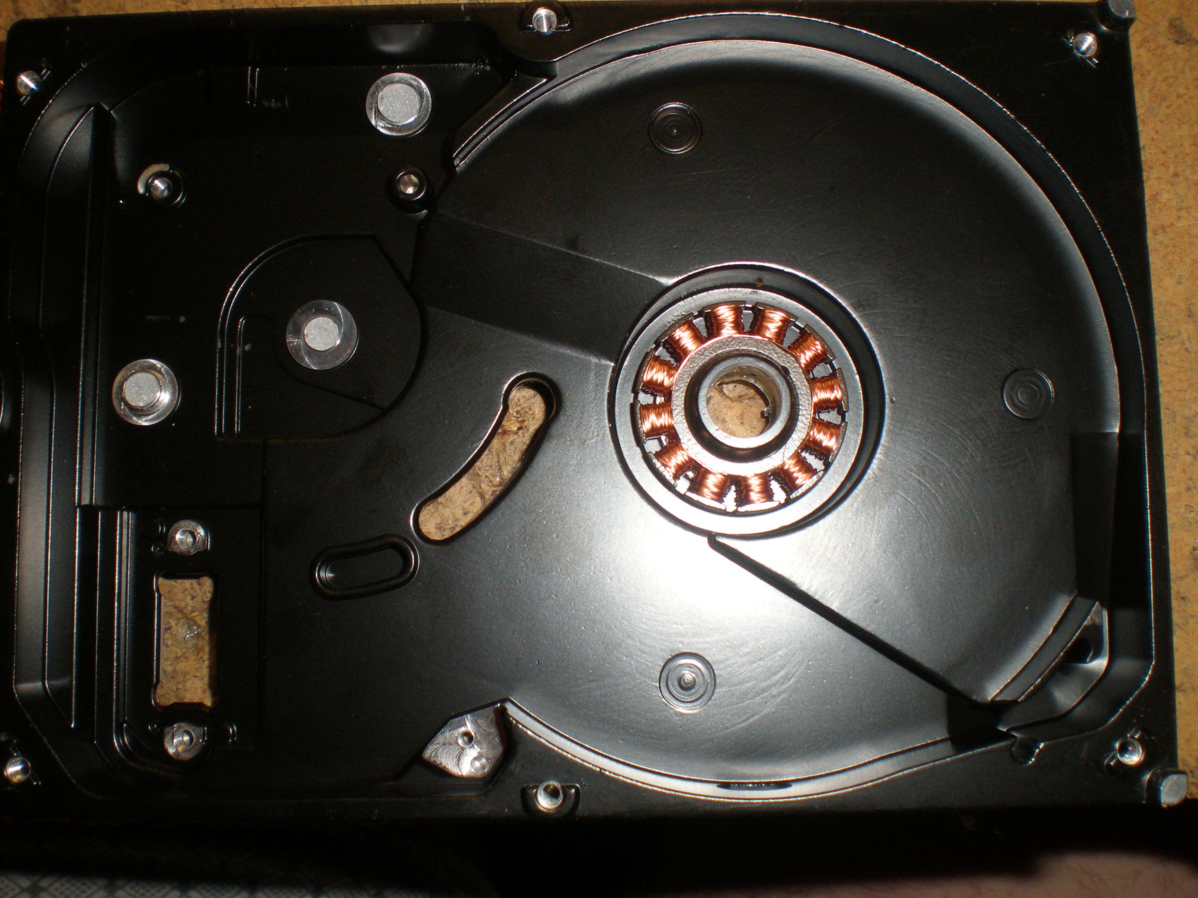 How to Fit an 2,5" PATA HDD in 3,5" HDD Case : 5 Steps - Instructables