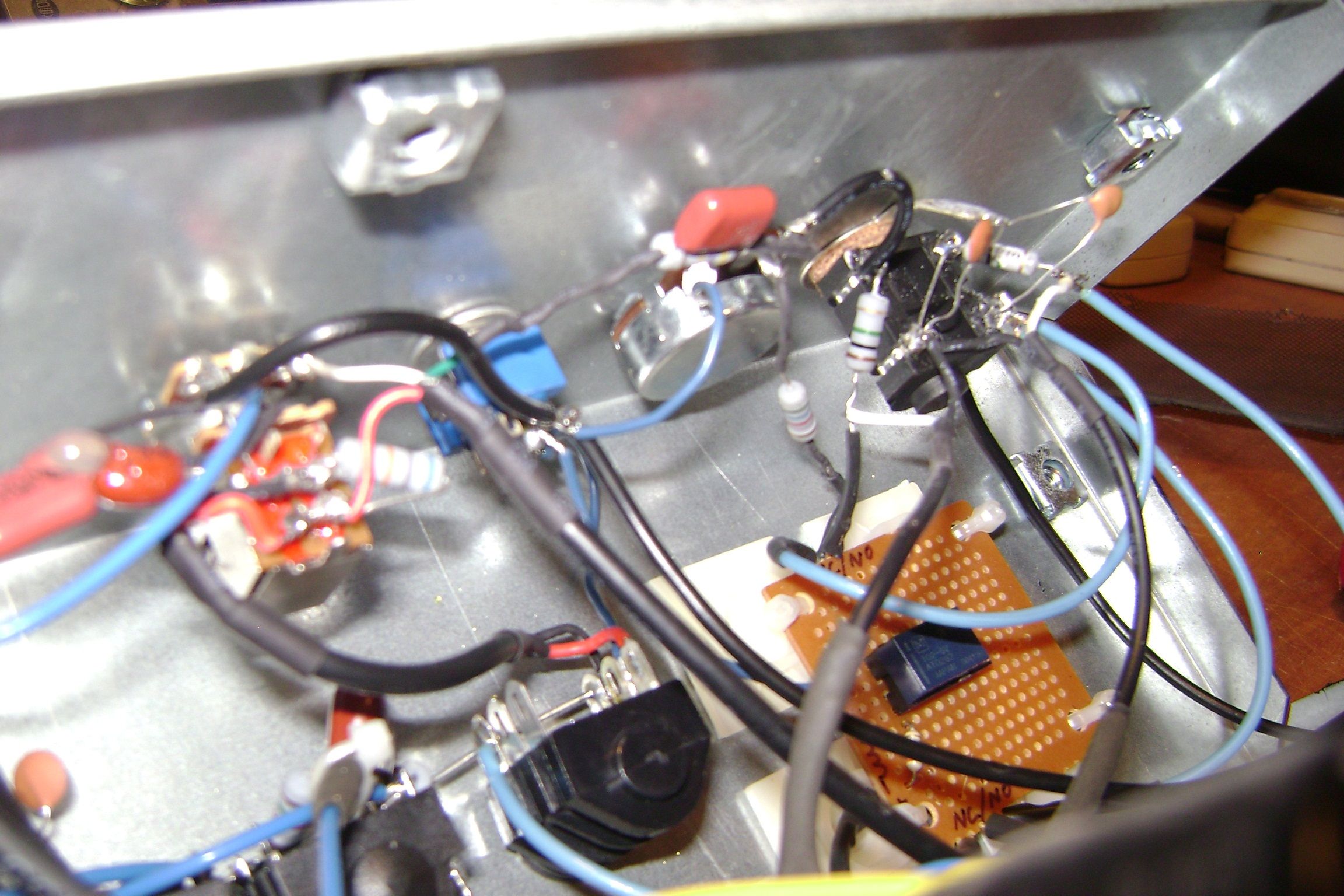VHT Special 6 Ultra Channel Switching Mod (inc. Footswitch) : 10 Steps ...