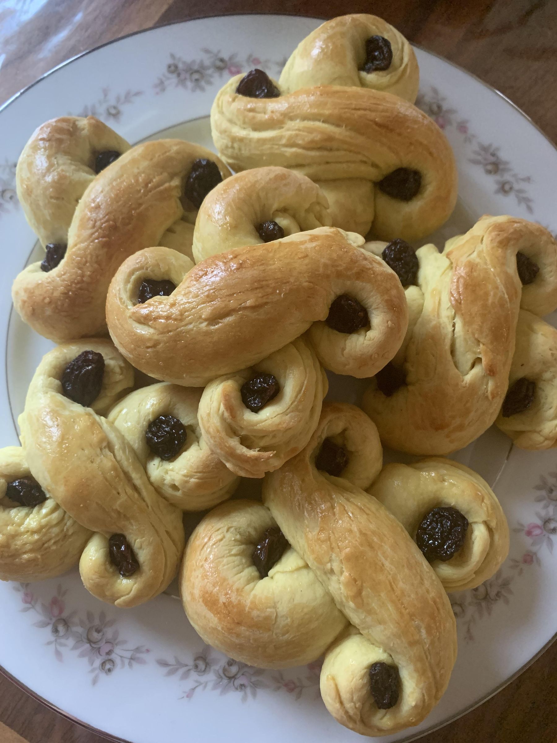 Traditional Santa Lucia Saffron Buns : 8 Steps (with Pictures ...