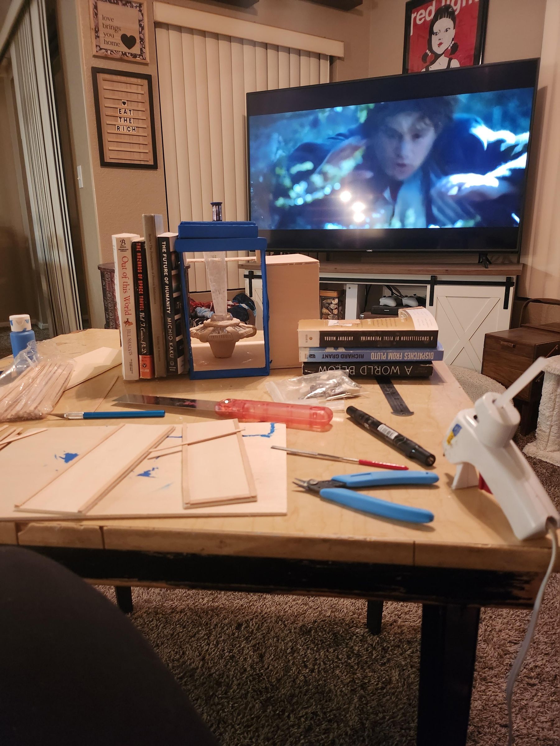 Doctor Who TARDIS Book Nook (That’s Bigger on the Inside!) : 7 Steps ...