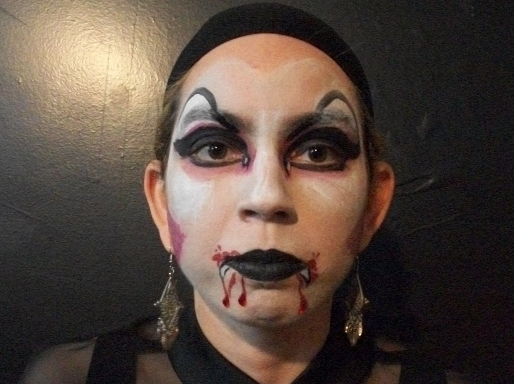 Red Vampiress Face Paint : 7 Steps (with Pictures) - Instructables