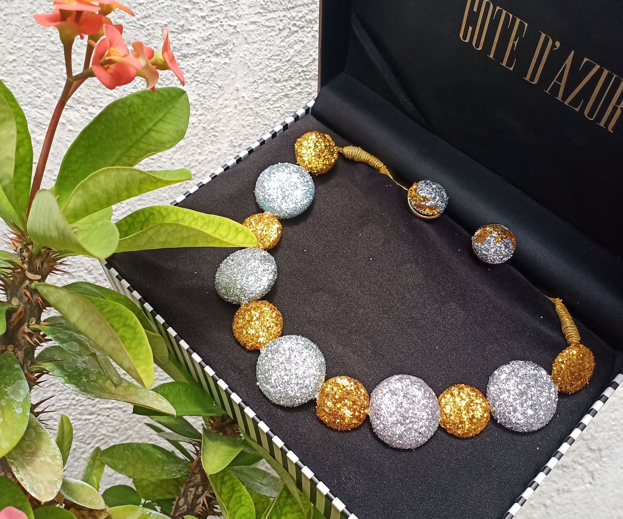 Glittery Button Jewelry : 6 Steps - Instructables