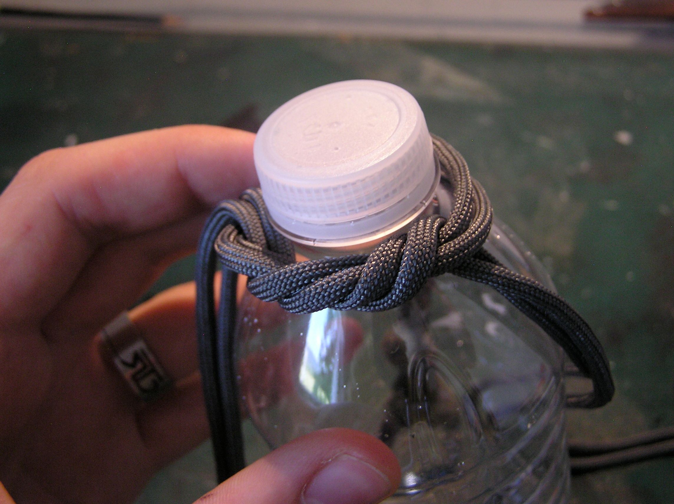 Paracord Water Jug Harness. : 6 Steps (with Pictures) - Instructables