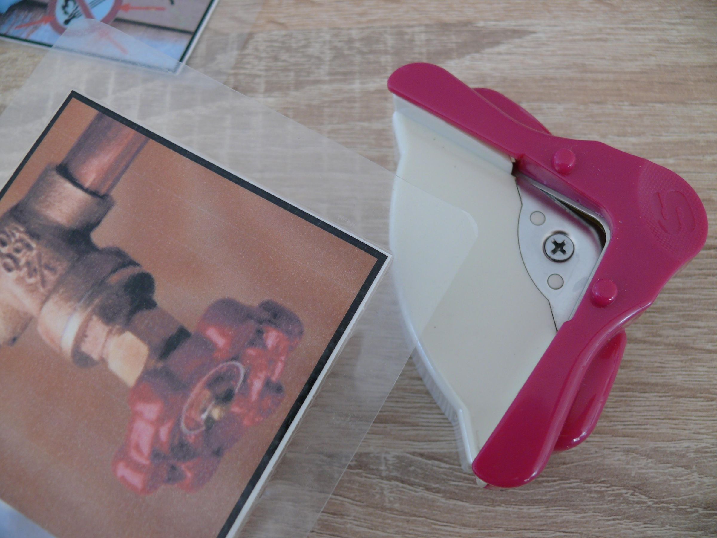 KISS Principle Pointee Talkee : 5 Steps (with Pictures) - Instructables