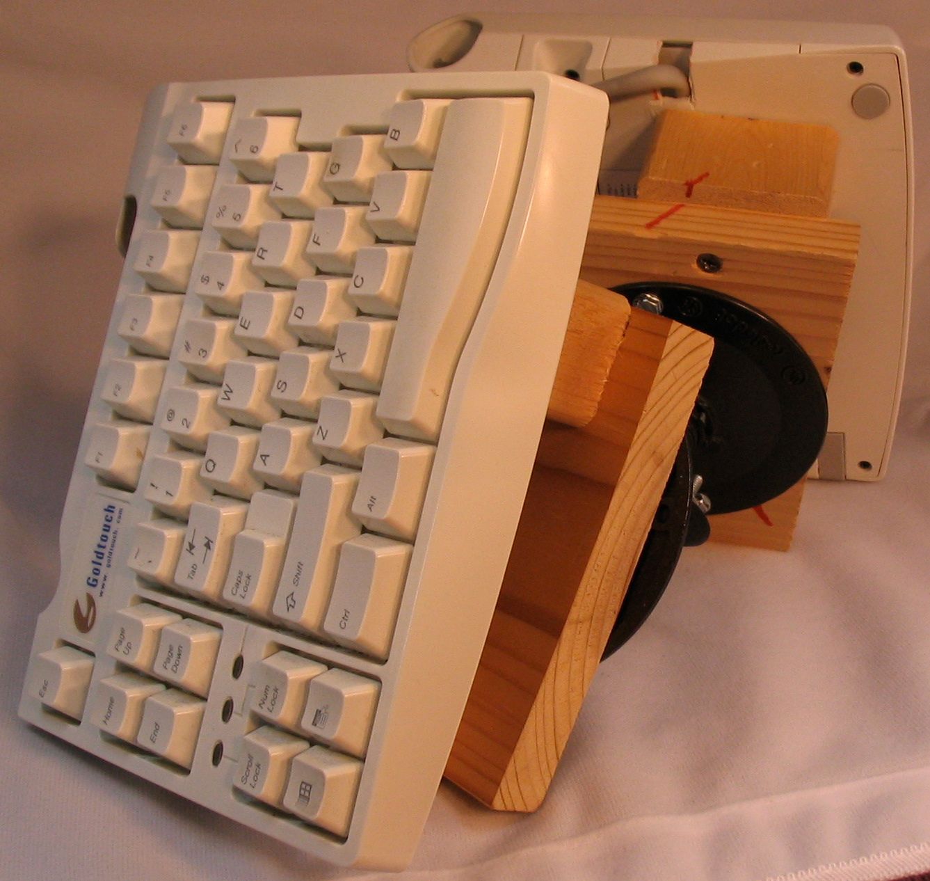 How to Make a Vertical, Ergonomic (tie-fighter) Keyboard : 7 Steps ...
