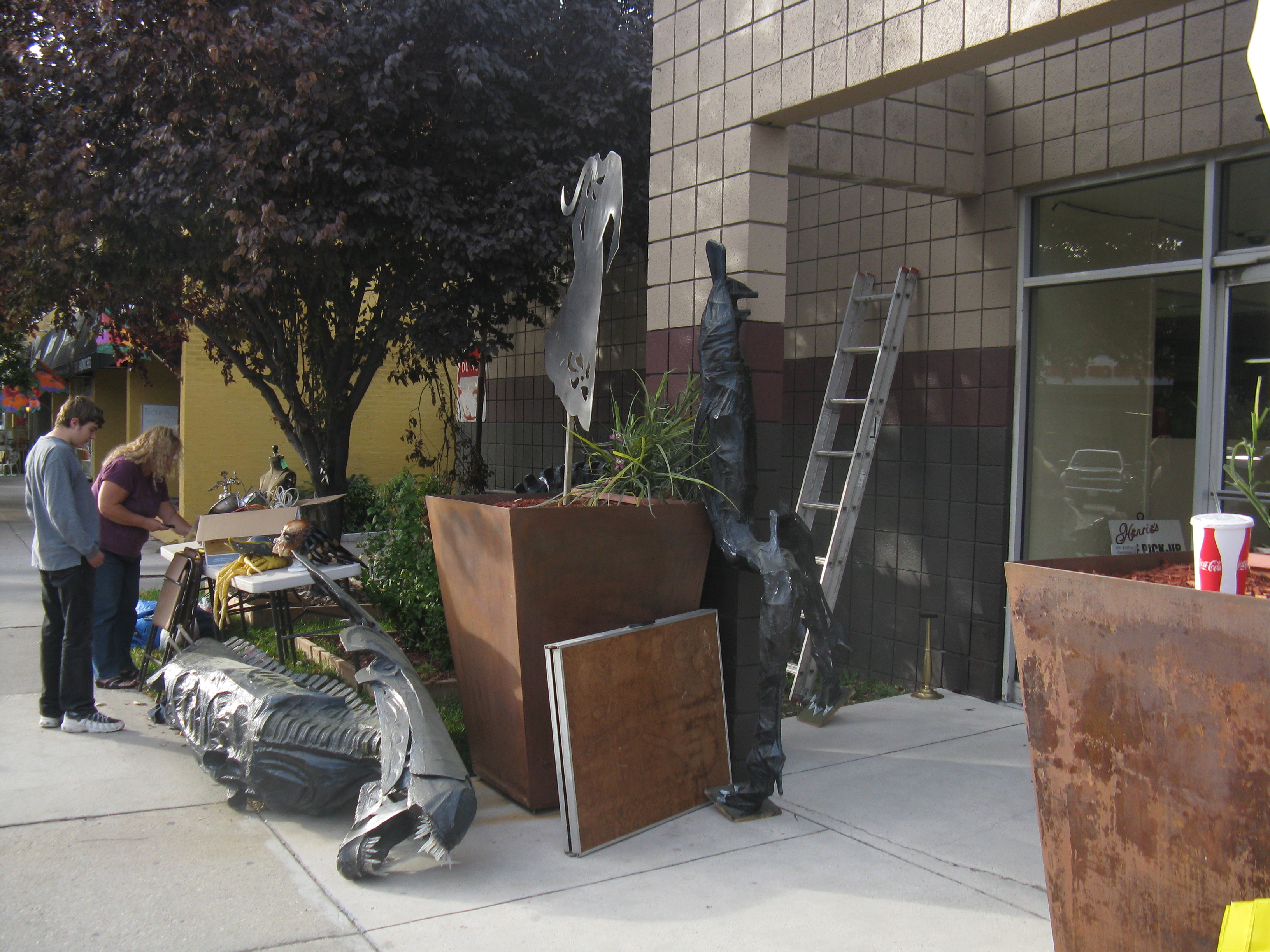 Aliens Halloween Display - Instructables