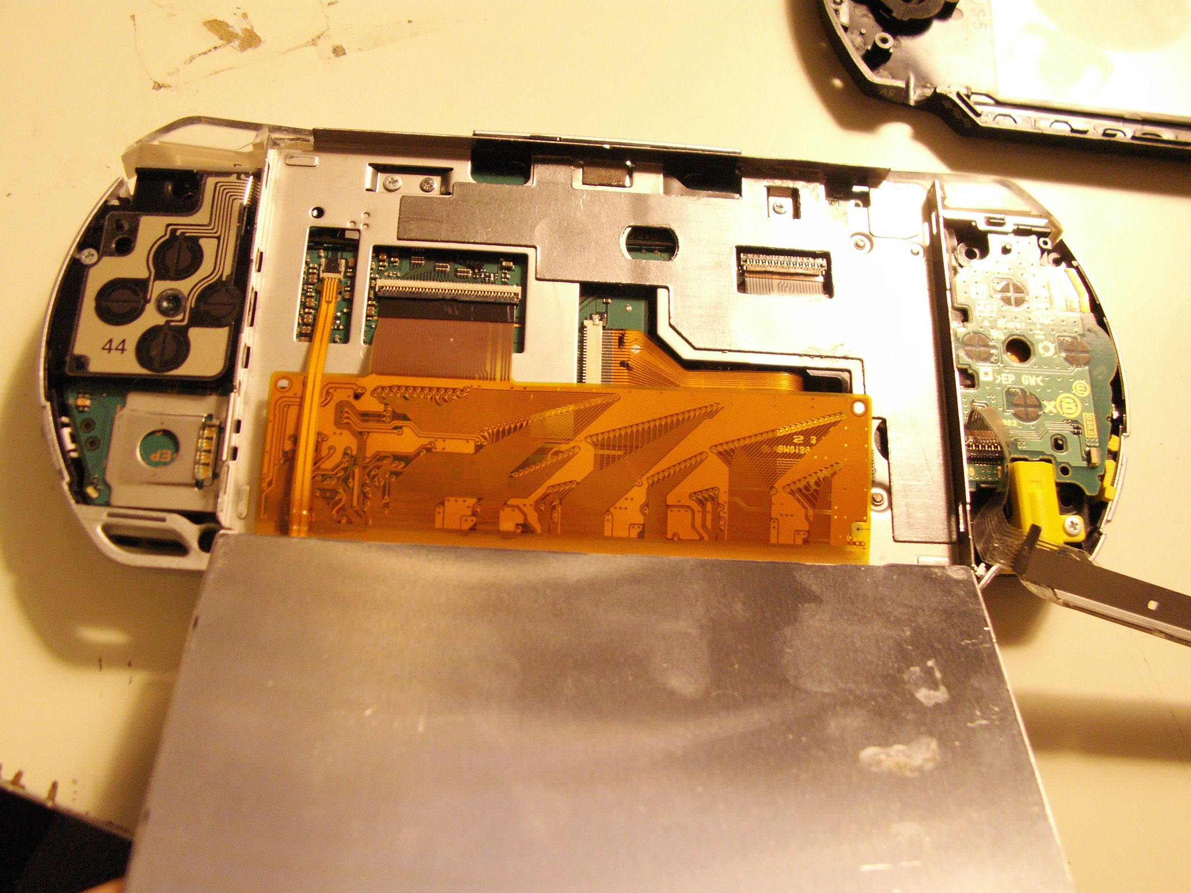 Replacing PSP 1000 Screen : 9 Steps - Instructables
