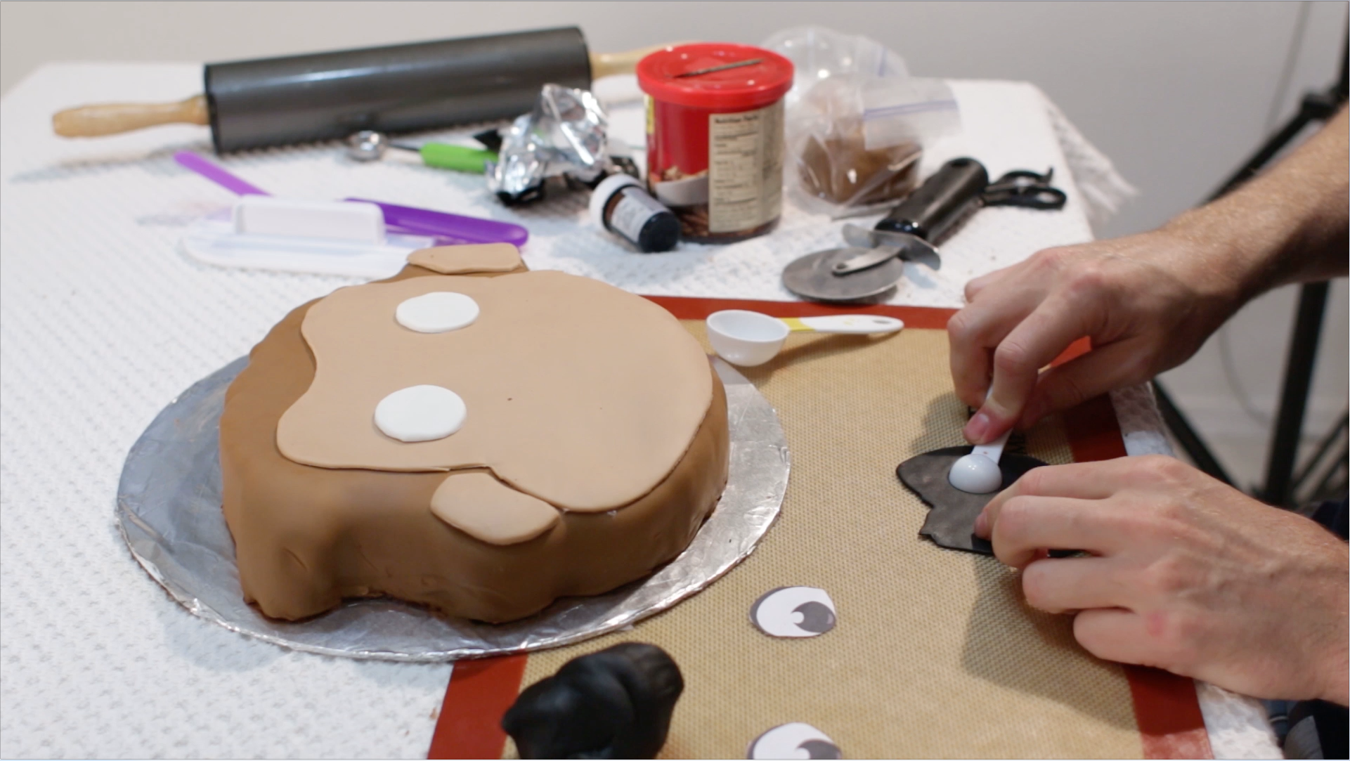 How To Make A Curious George Cake