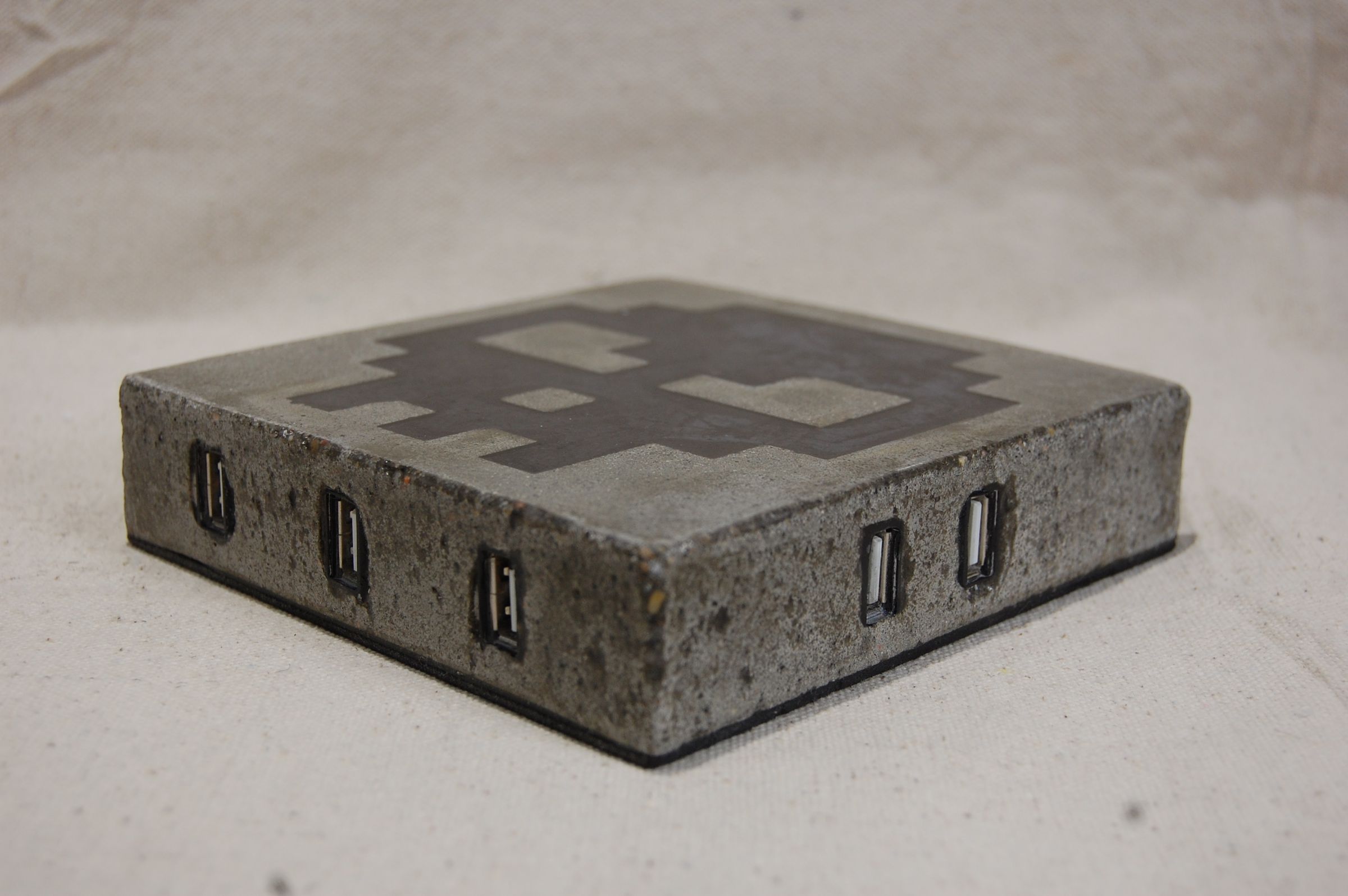 The 8-Bit Skull Concrete USB Hub : 11 Steps (with Pictures) - Instructables