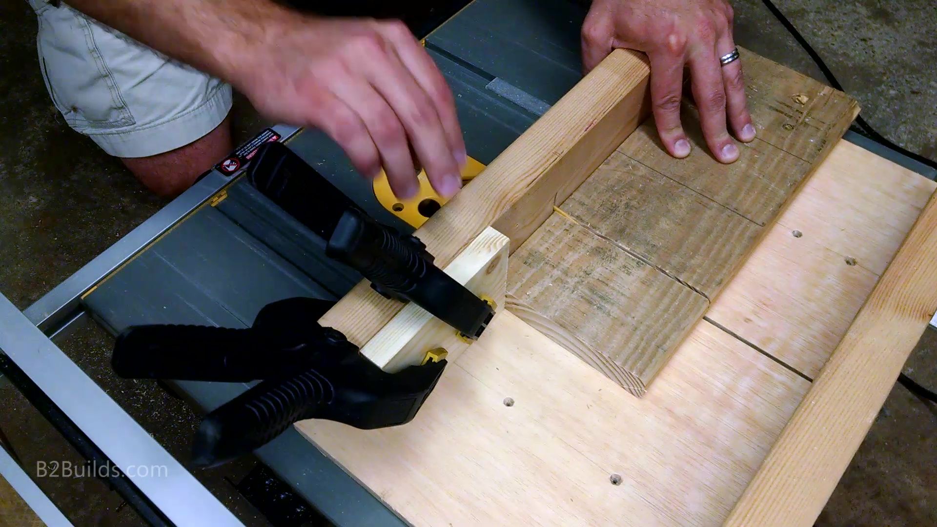 Floating Shelf Charging Station From Pallet Wood : 9 Steps (with ...