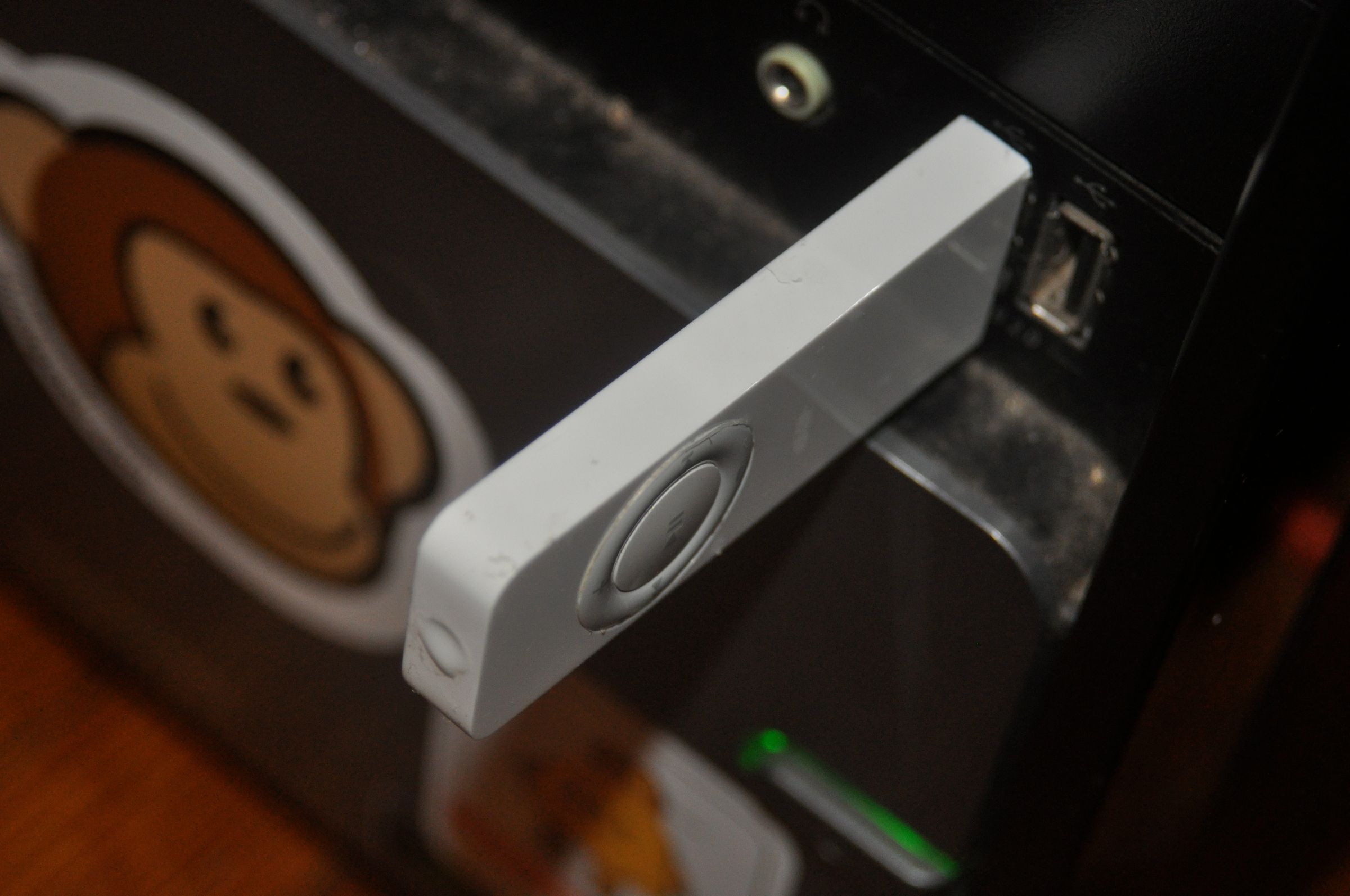 USB Flash Drive in IPod Shuffle : 5 Steps - Instructables