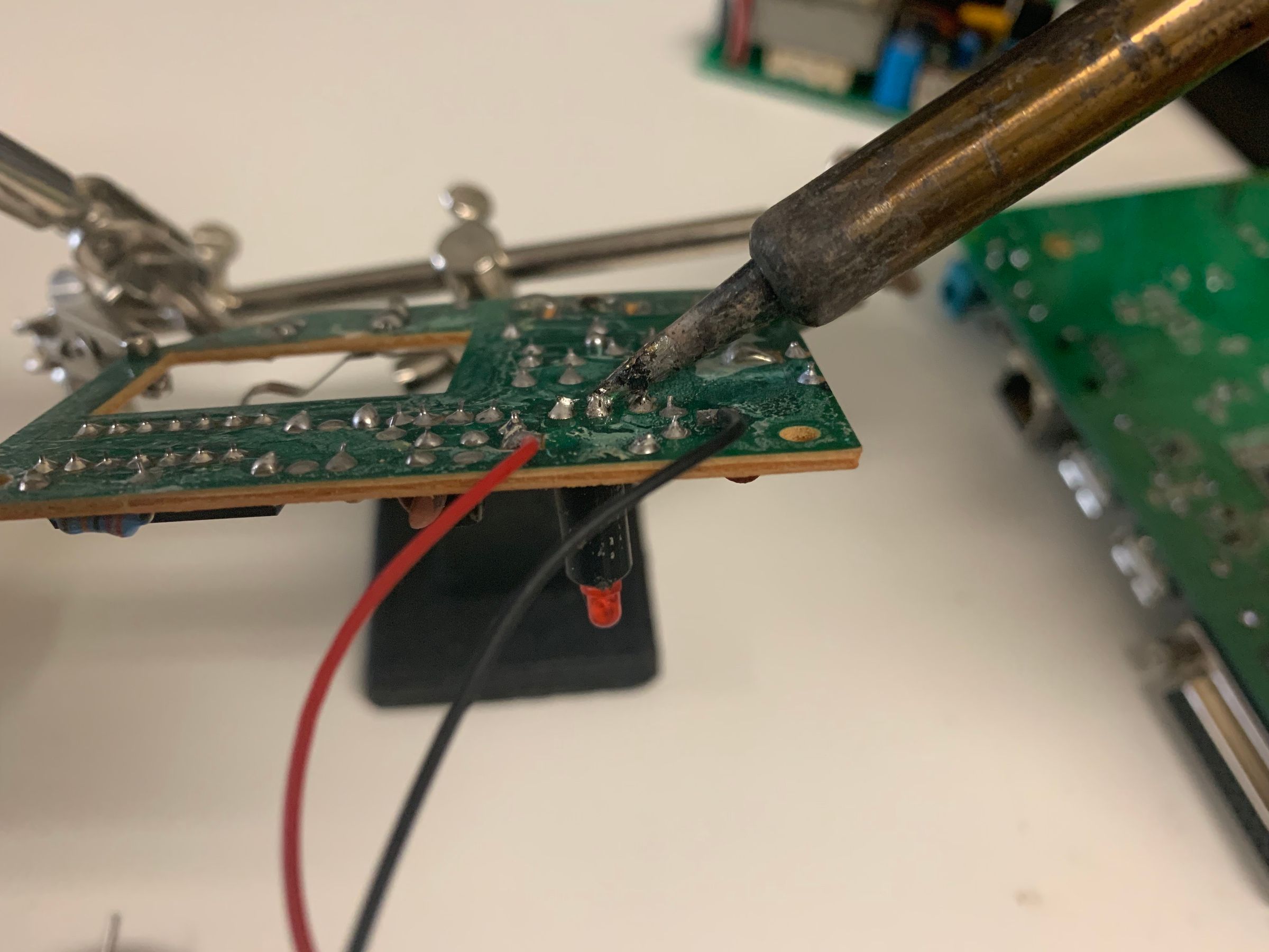 How to Safely Desolder Electronic Components for Reuse : 9 Steps (with ...