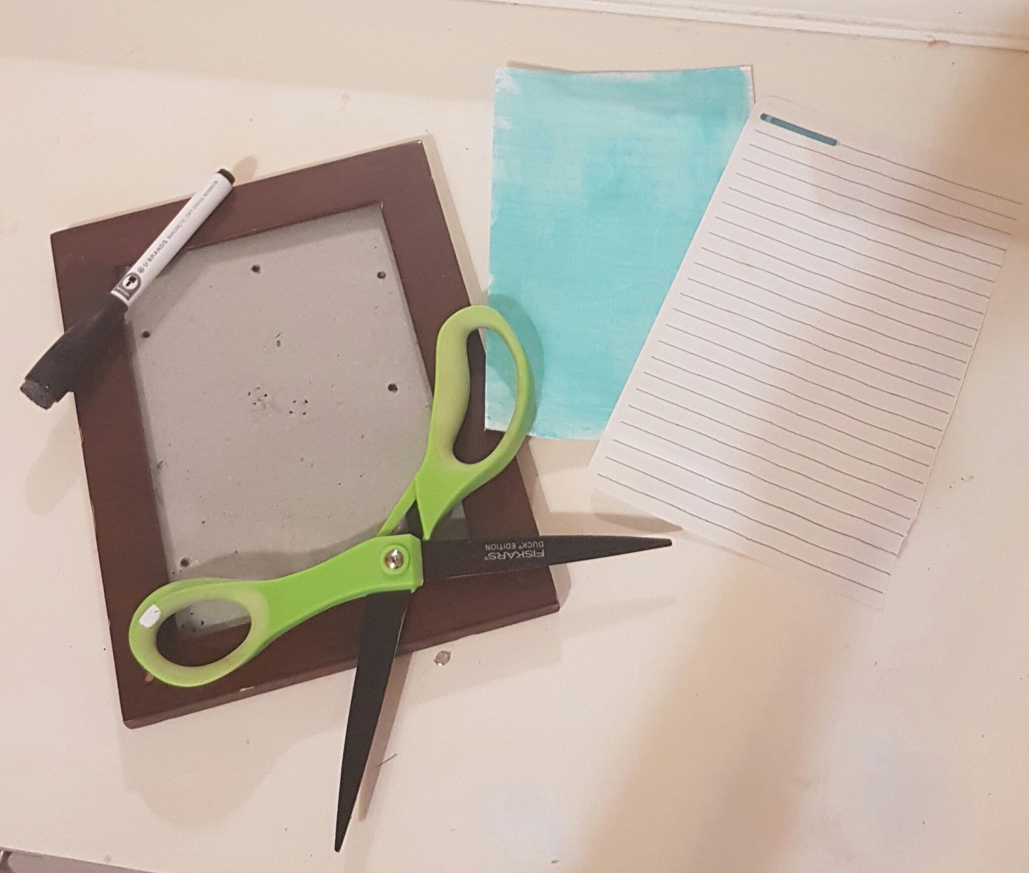 DIY Picture Frame Whiteboard : 7 Steps - Instructables