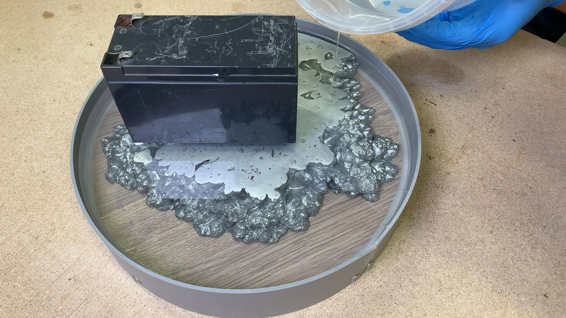 Frosted Epoxy Resin Clock : 20 Steps (with Pictures) - Instructables