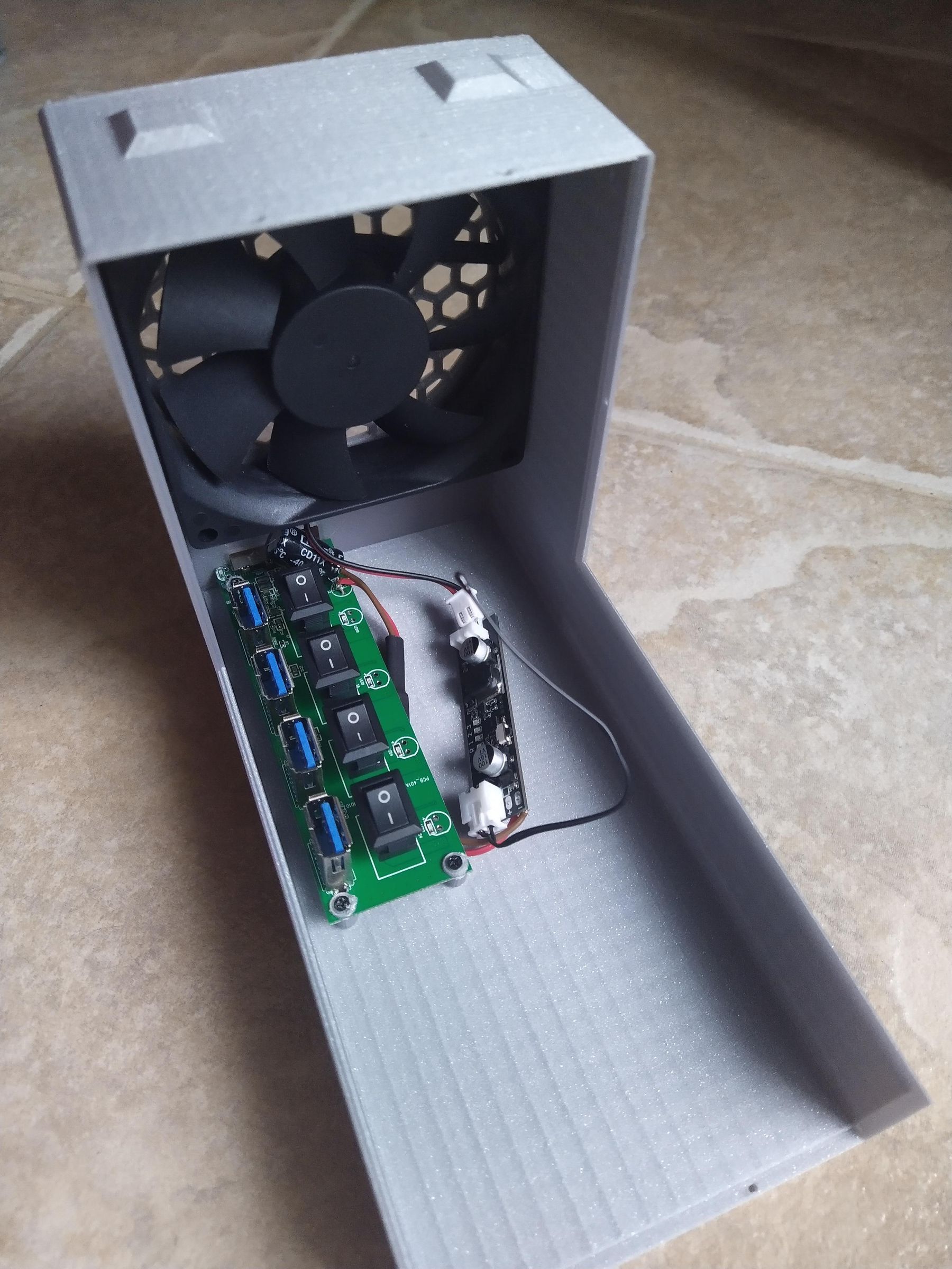 PoorNAS: DIY USB JBOD Hotswap Storage 4 Bay 2.5" 20TB HDD Enclosure : 6 ...