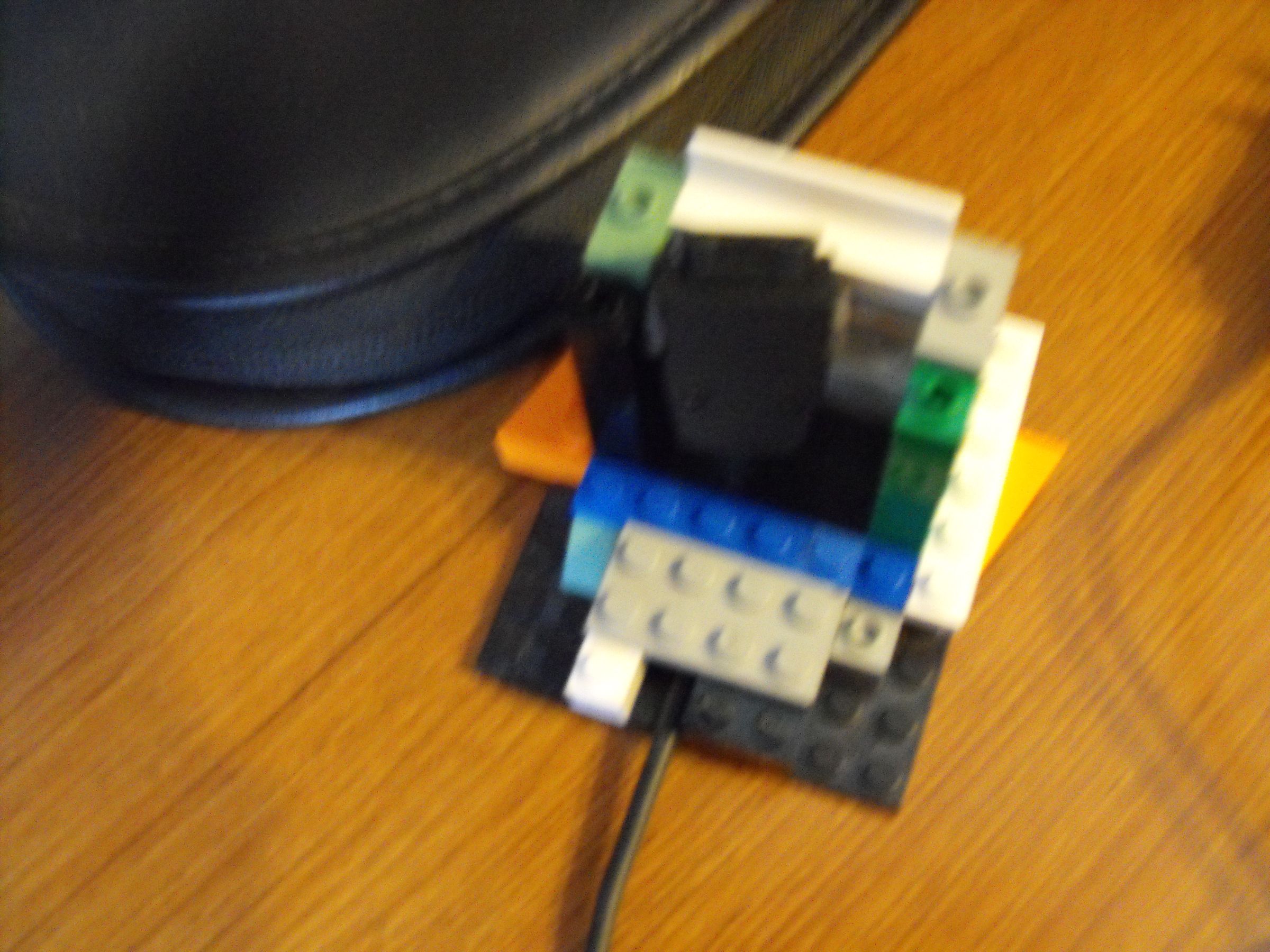 DIY Lego Cell Phone Holder/Charger : 3 Steps - Instructables