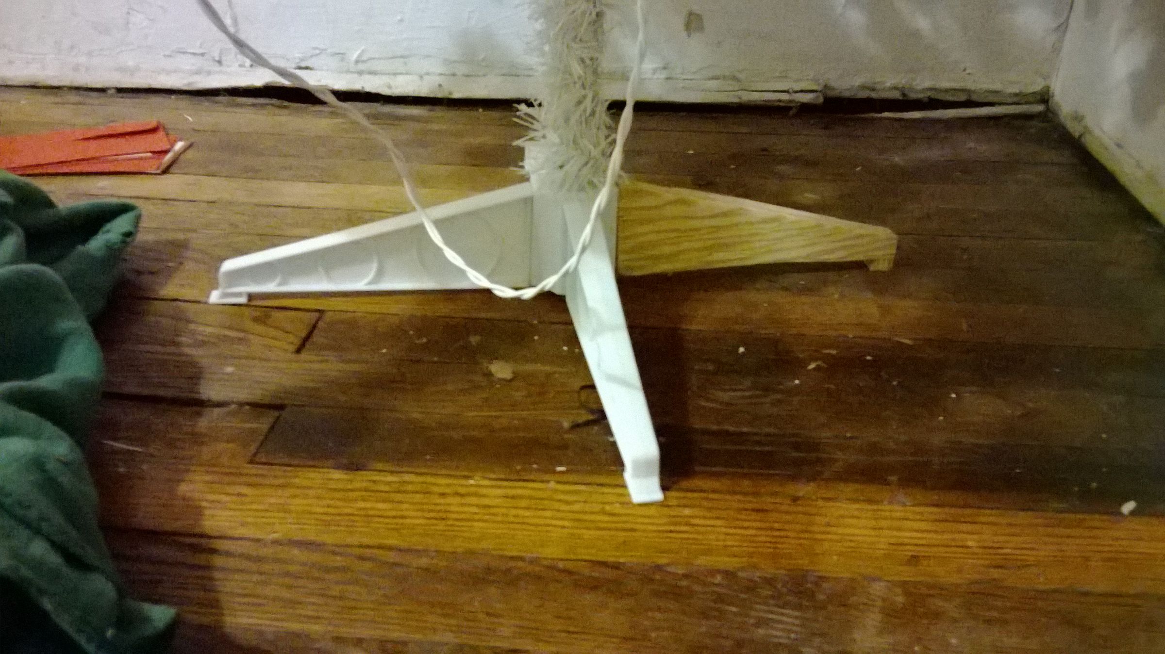 DIY Replacement Leg for a Christmas Tree : 9 Steps - Instructables