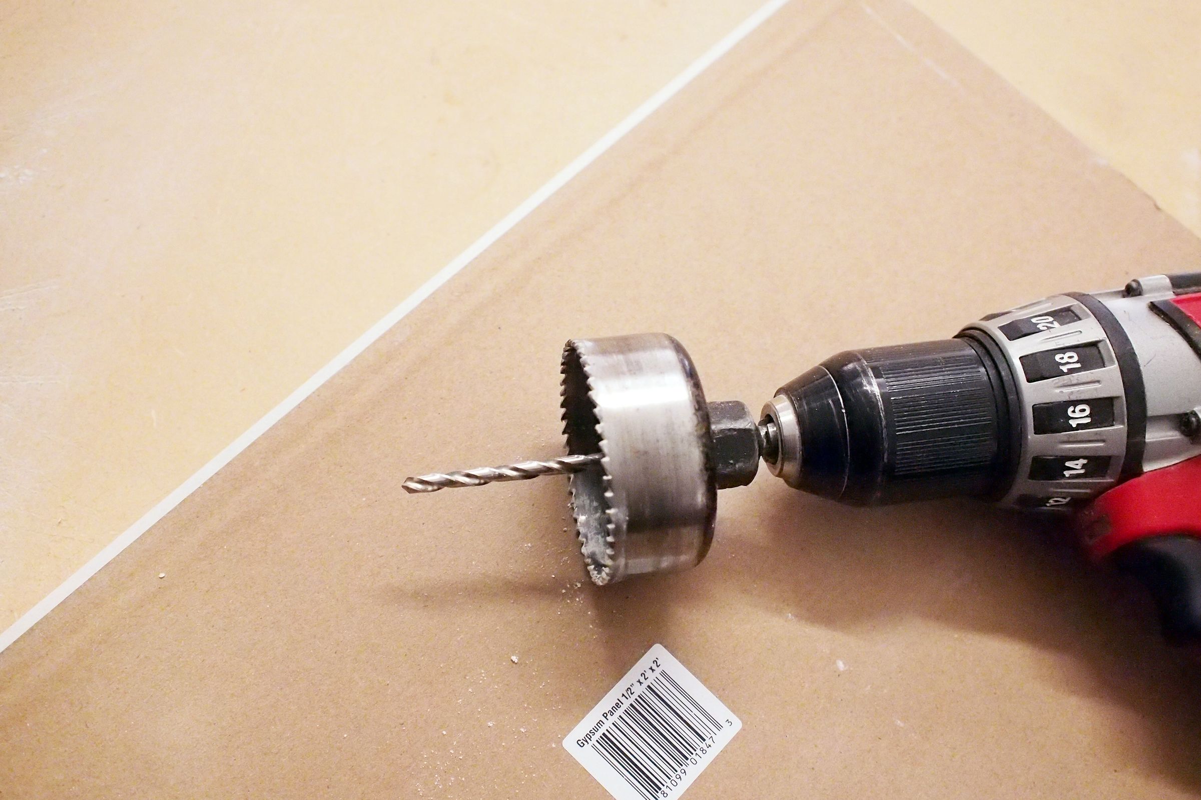 Fix a Hole in Drywall : 13 Steps (with Pictures) - Instructables