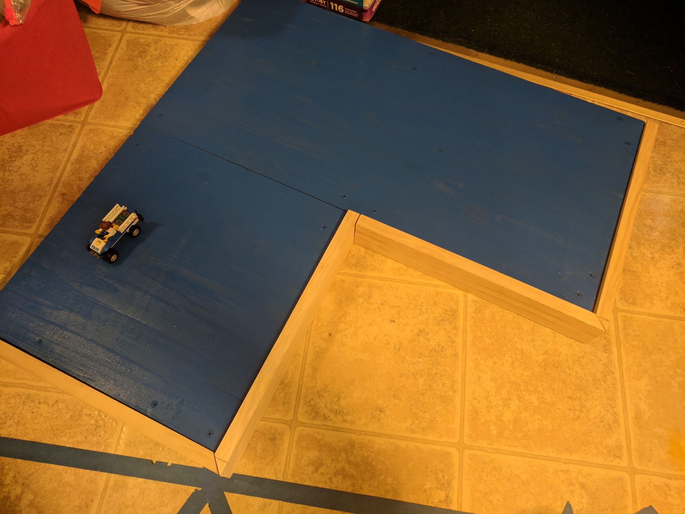 Corner Lego Table : 10 Steps (with Pictures) - Instructables