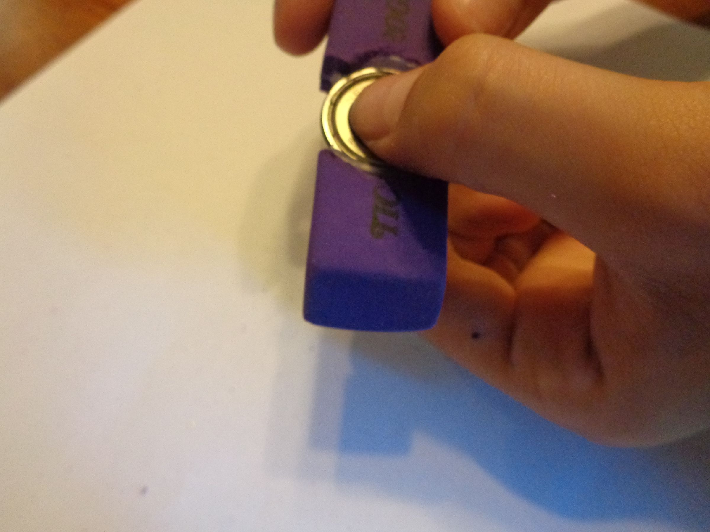 Eraser Fidget Spinner : 5 Steps - Instructables
